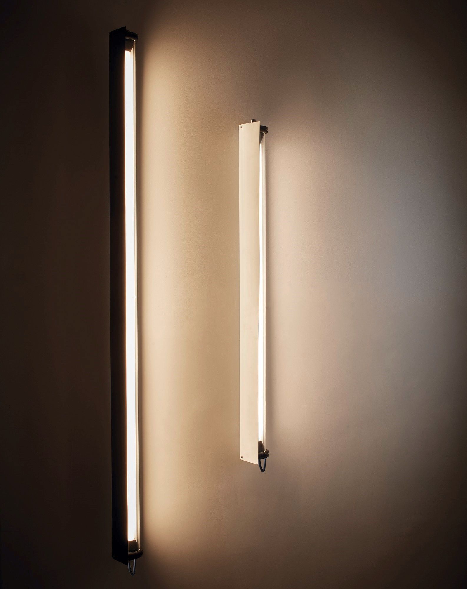 IN THE TUBE 360° FLAP wall lamp By DCW éditions design Gaëlle Lauriot ...
