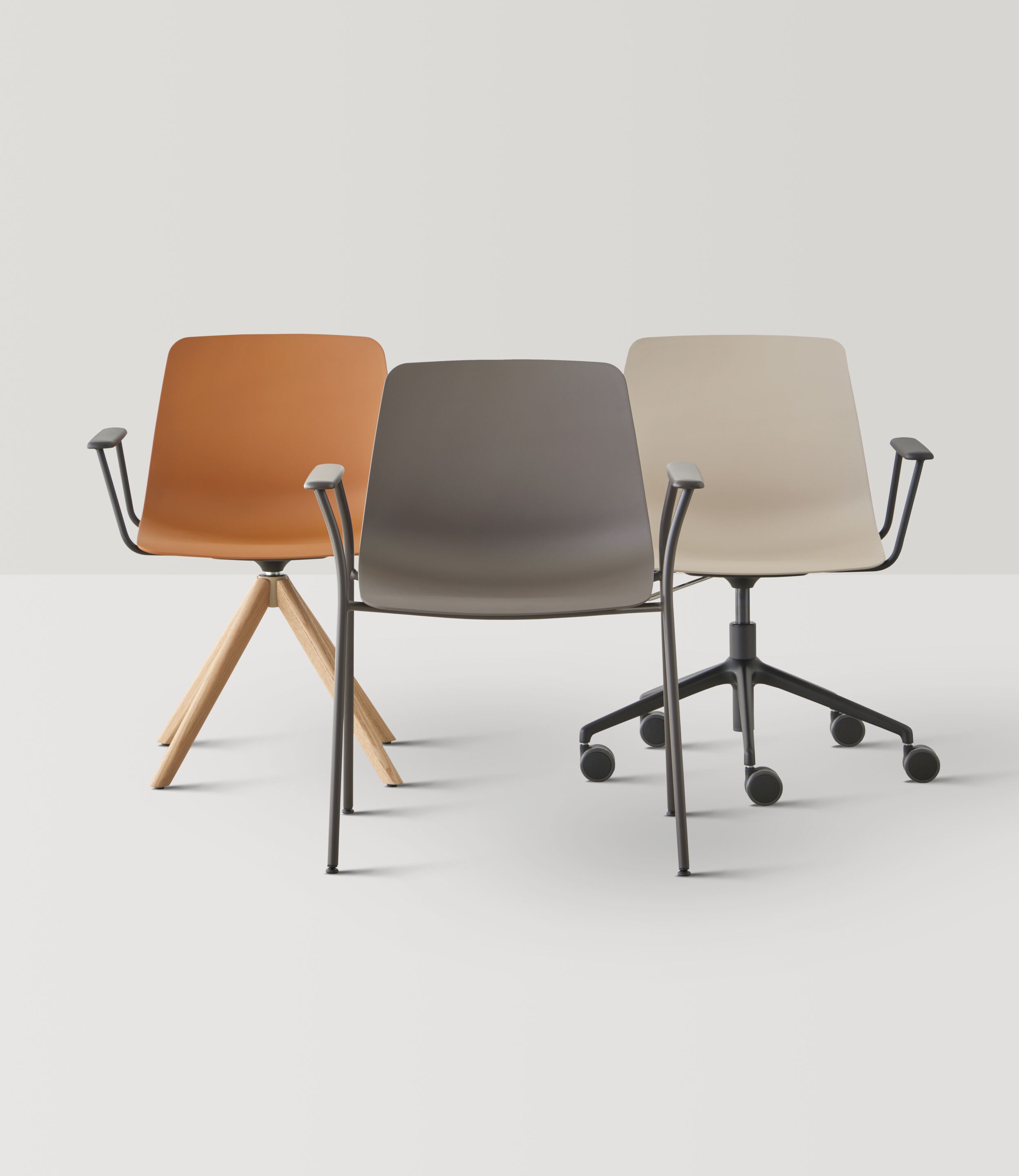 VARYA XL Stackable polypropylene chair with armrests By INCLASS ...