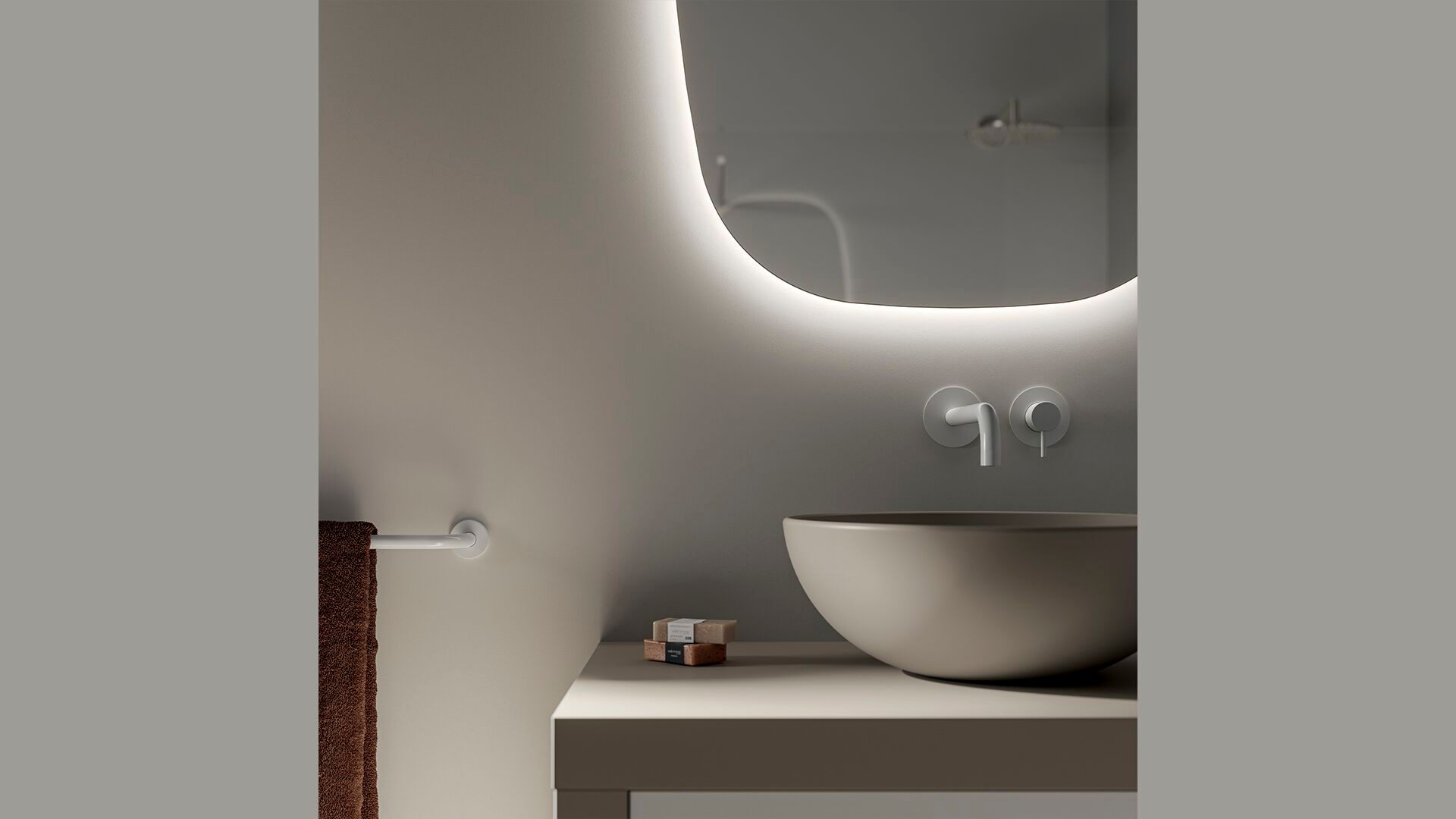 CLAIRE+ Mirror By INDA®