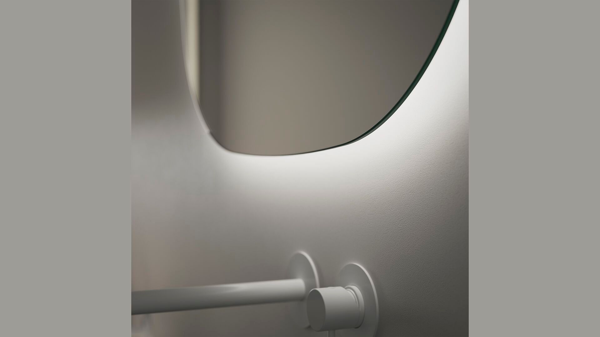 CLAIRE+ Mirror By INDA®