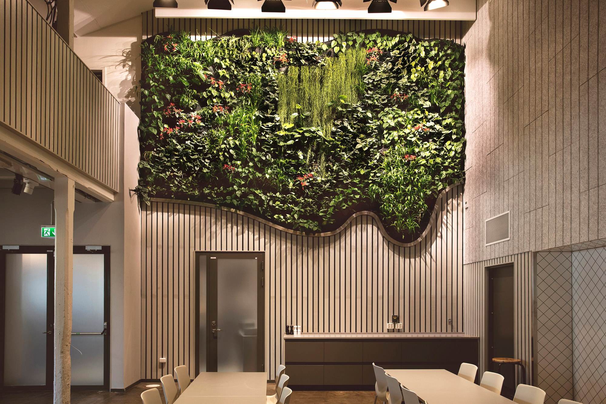 Vertical garden INDOOR VERTICAL GARDEN By Greenworks
