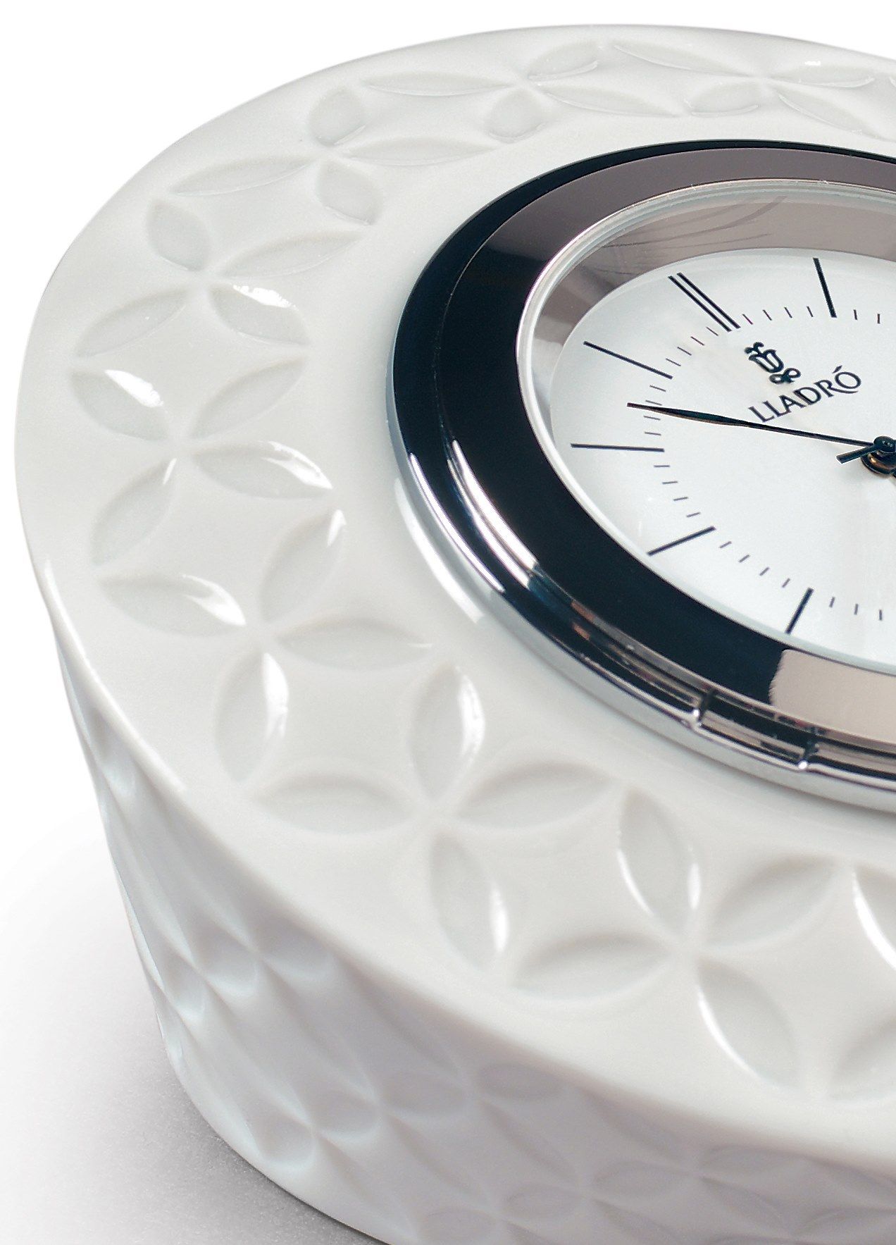 Table-top porcelain clock INFINITE ROUND Hitoiki Collection By Lladró
