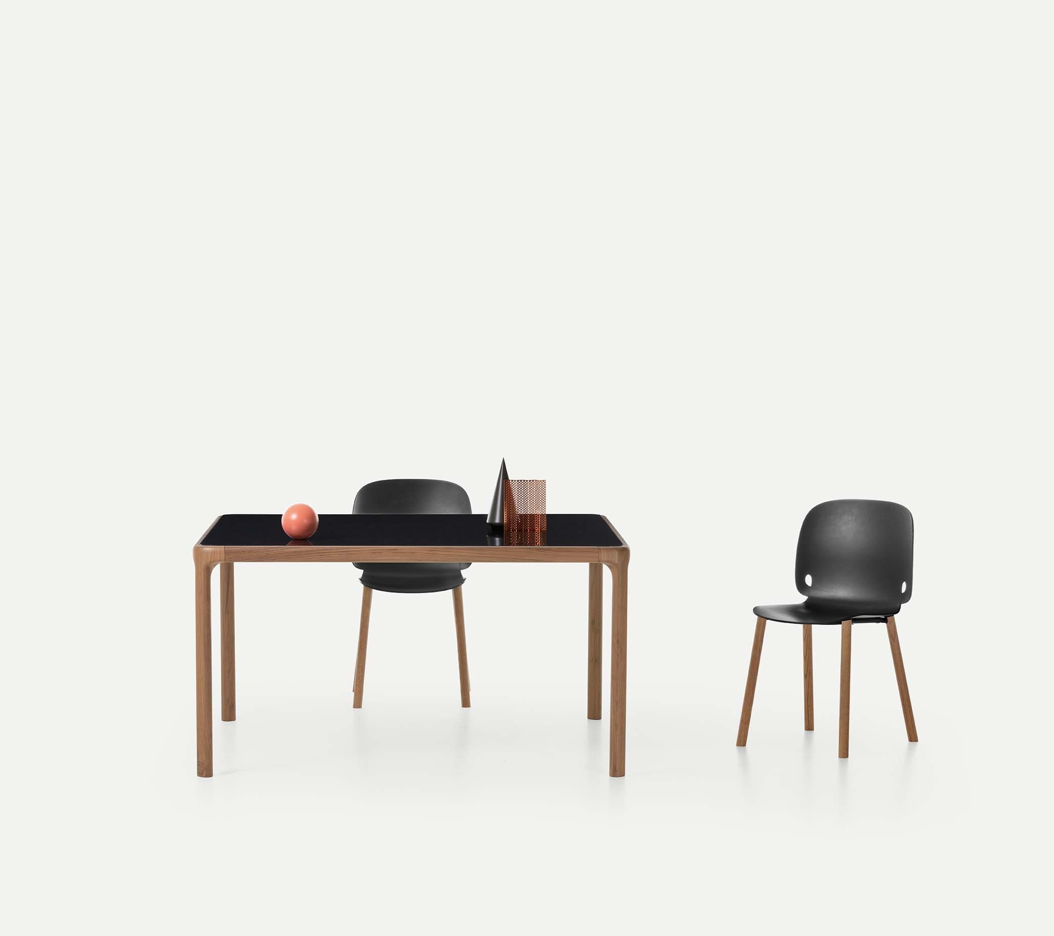 INTRO | Chair By PIANCA design Odo Fioravanti