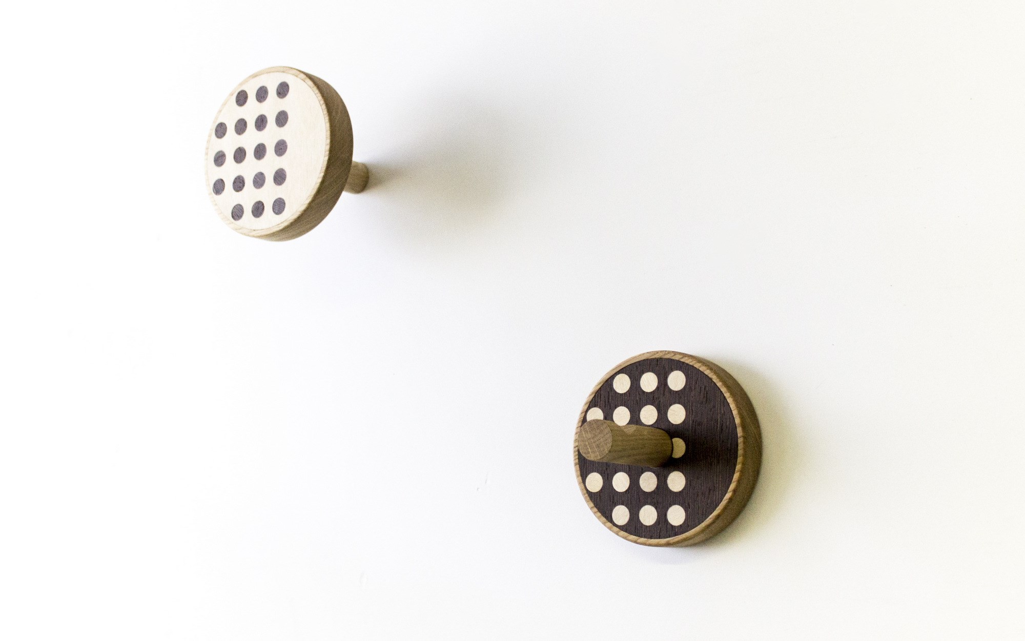 INVERSO POINT WARM Coat rack By LIGNIS®