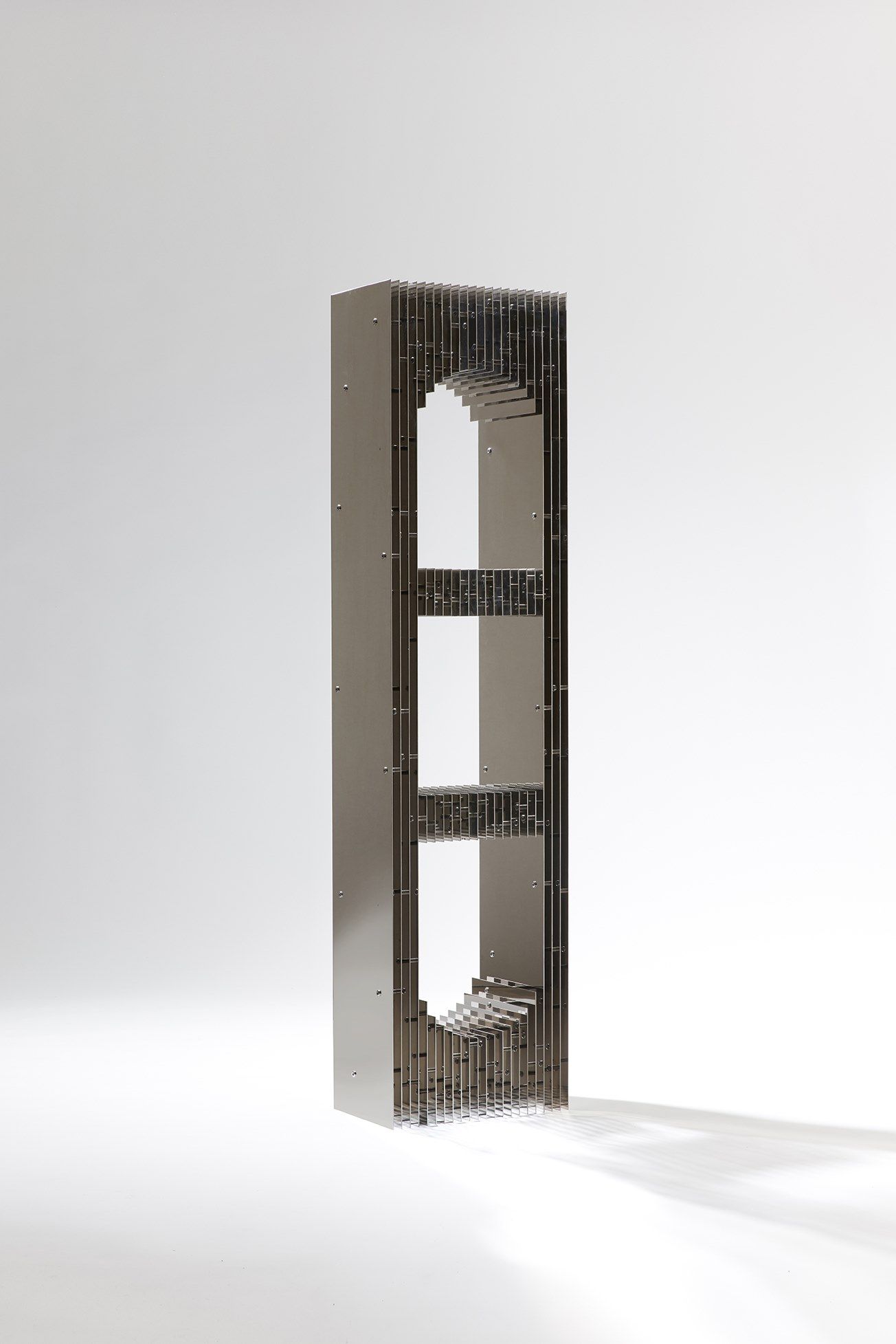 INVISIBLE SHELF bookcase By MOVIMENTO