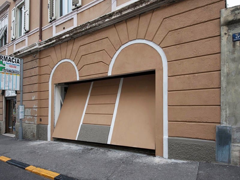 INVISIBLE SYSTEM Up-and-over garage door By DE NARDI