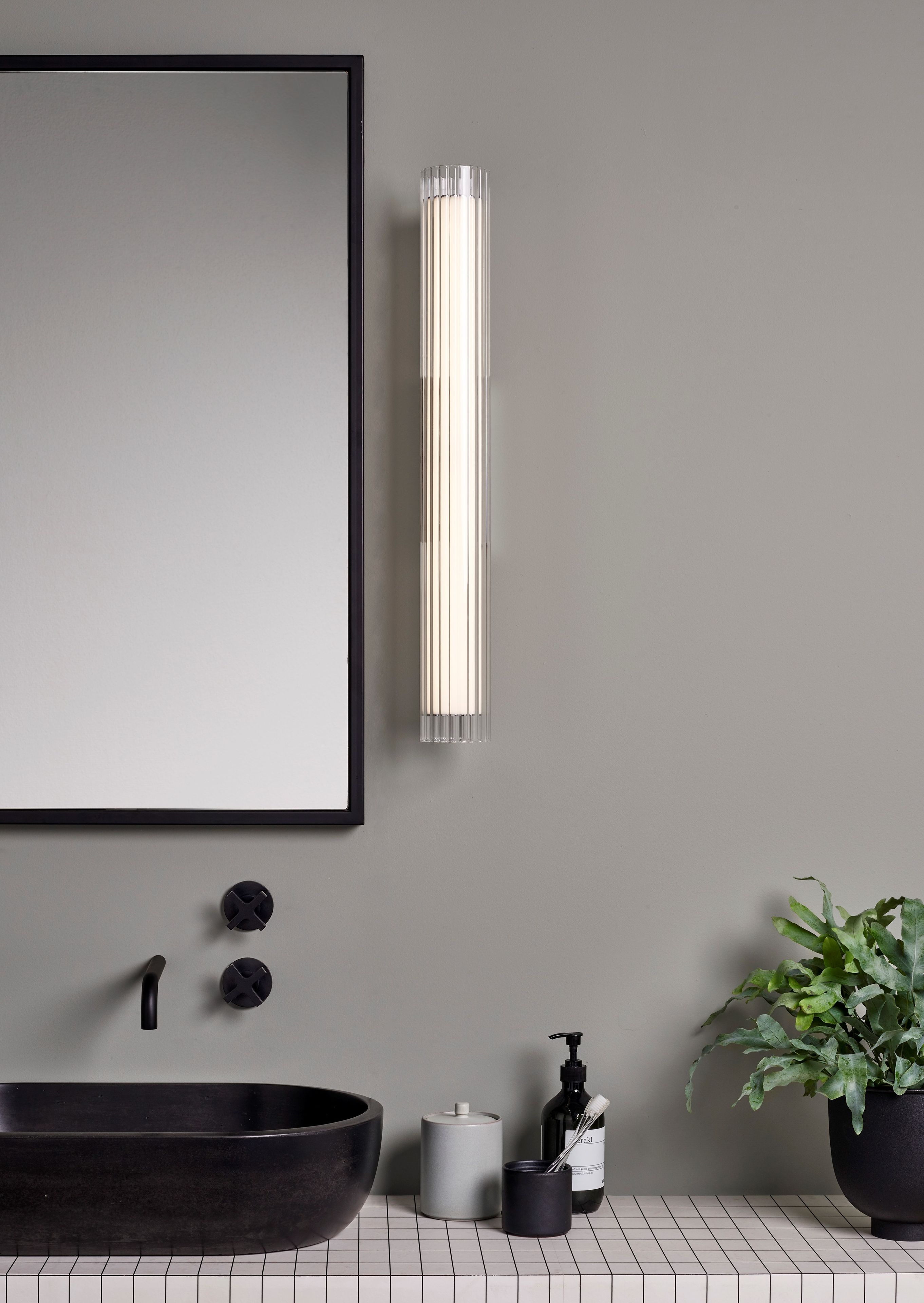IO 420 LED glass wall light By Astro Lighting