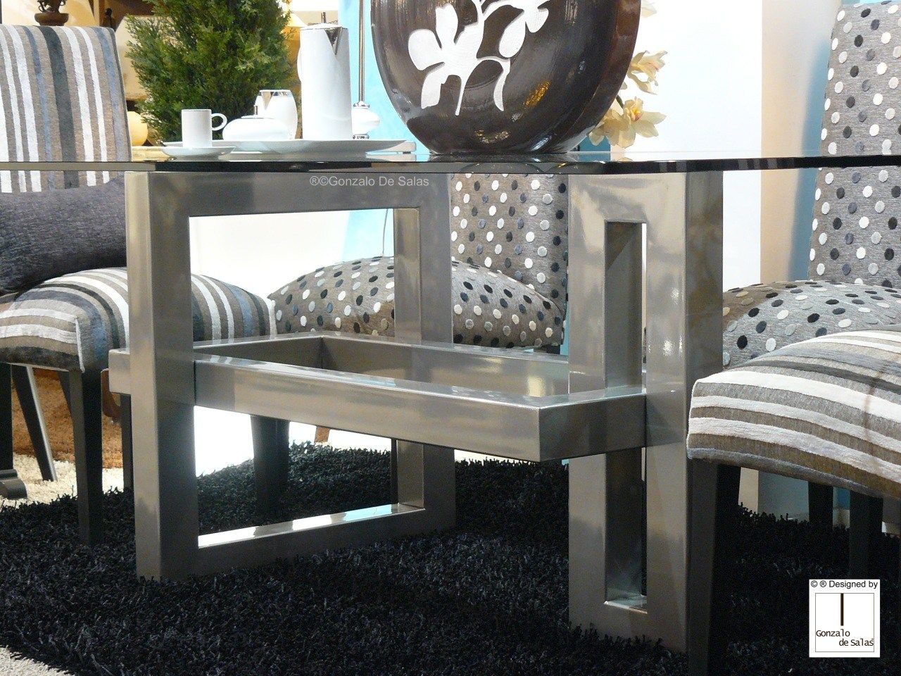 IOS | Rectangular table By Gonzalo De Salas