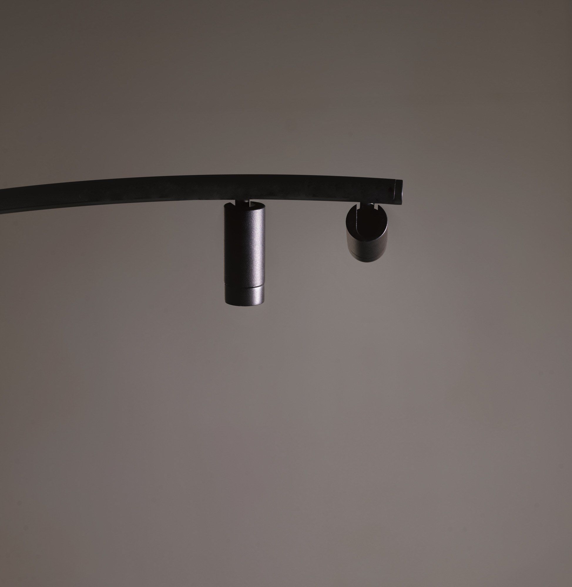 IRIS LED adjustable aluminium arc lamp By EGOLUCE | design Lux Studio