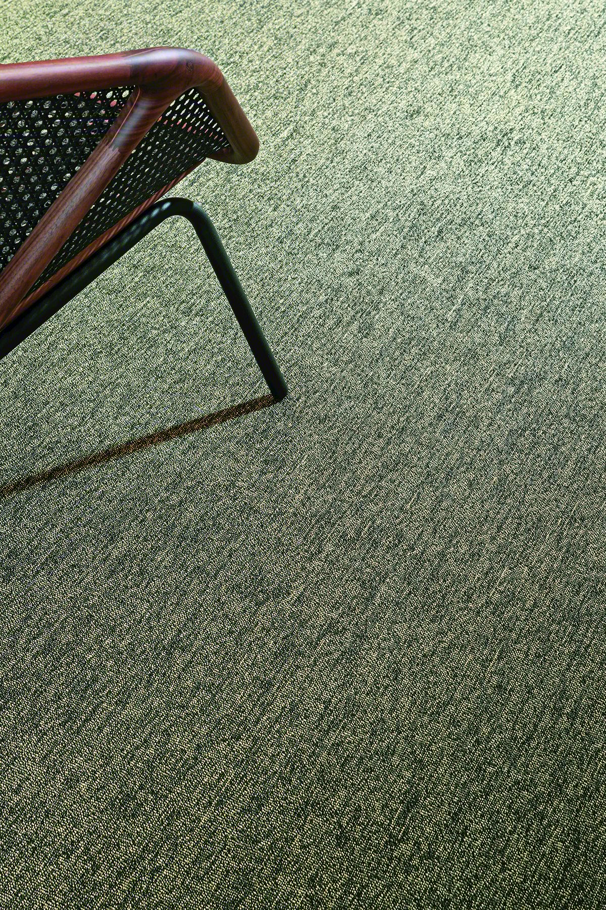 Solid-color ECONYL® carpeting IRON By Besana Moquette