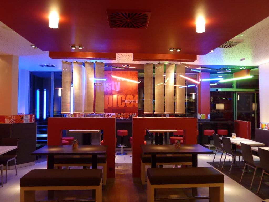 ISIGN | Ceiling lamp iSign Collection By iGuzzini design Jean-Marie ...