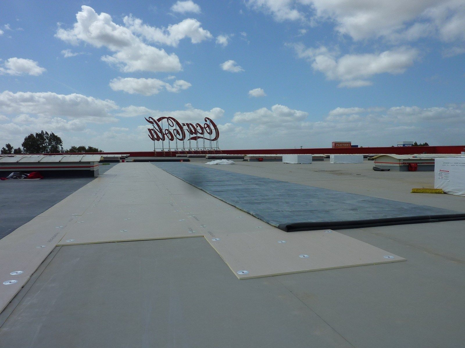 Polyiso foam thermal insulation panel ISOGARD™ HD By Firestone Building ...