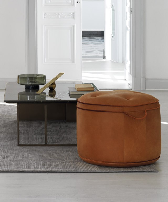 Round leather pouf ISOLA By OAK design Luca Scacchetti