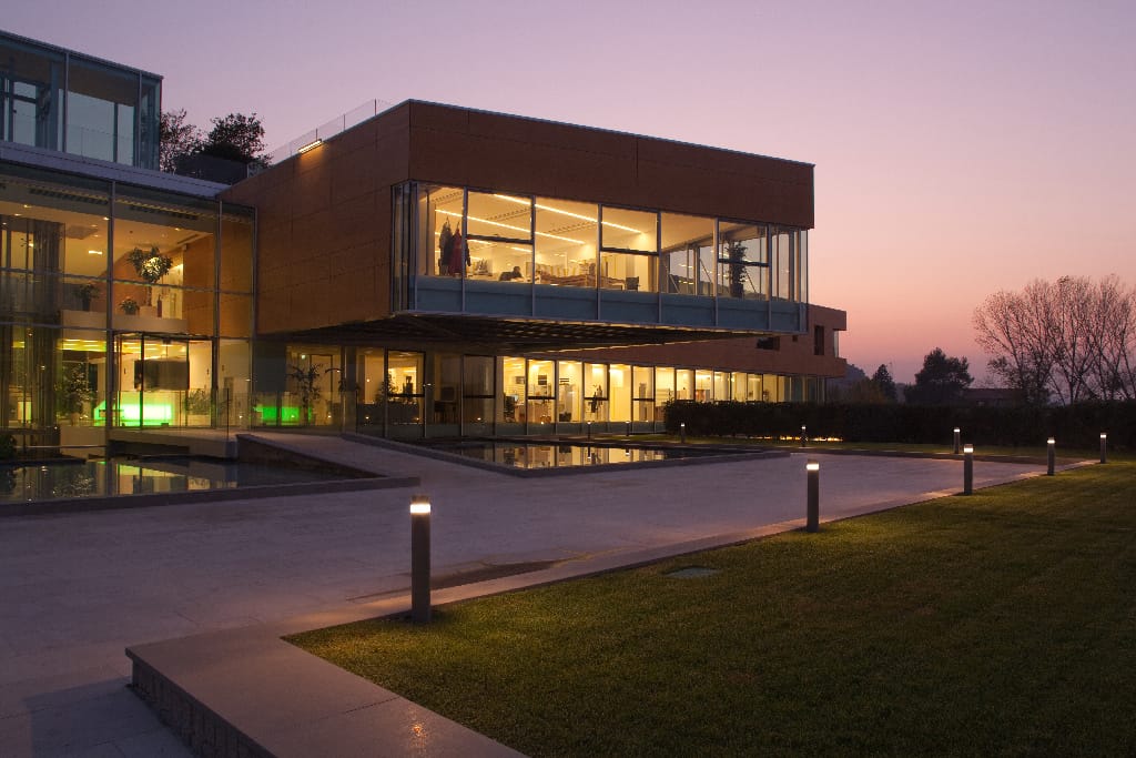 LED die cast aluminium bollard light IWAY iWay Collection By iGuzzini ...