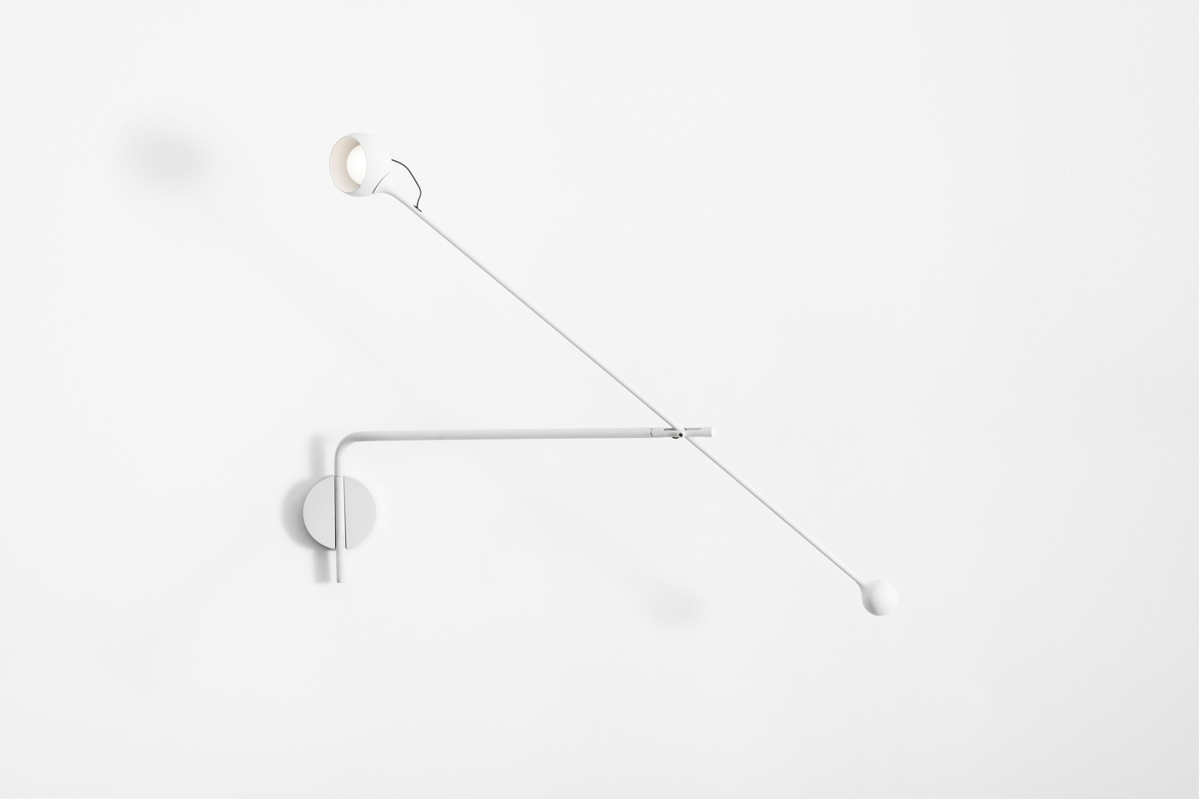 IXA Adjustable wall lamp By Artemide | design Foster + Partners