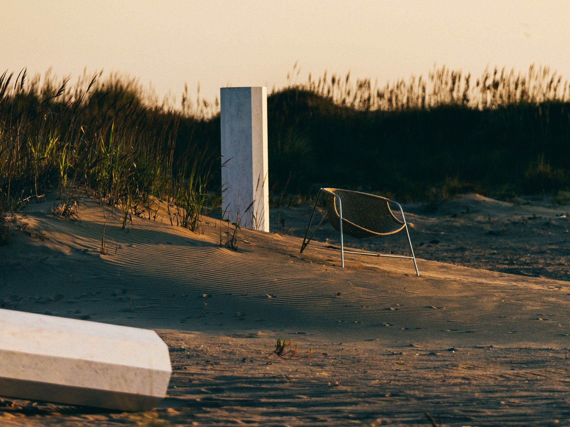 CALMA - COQUETA Low lounge chair By In Stock