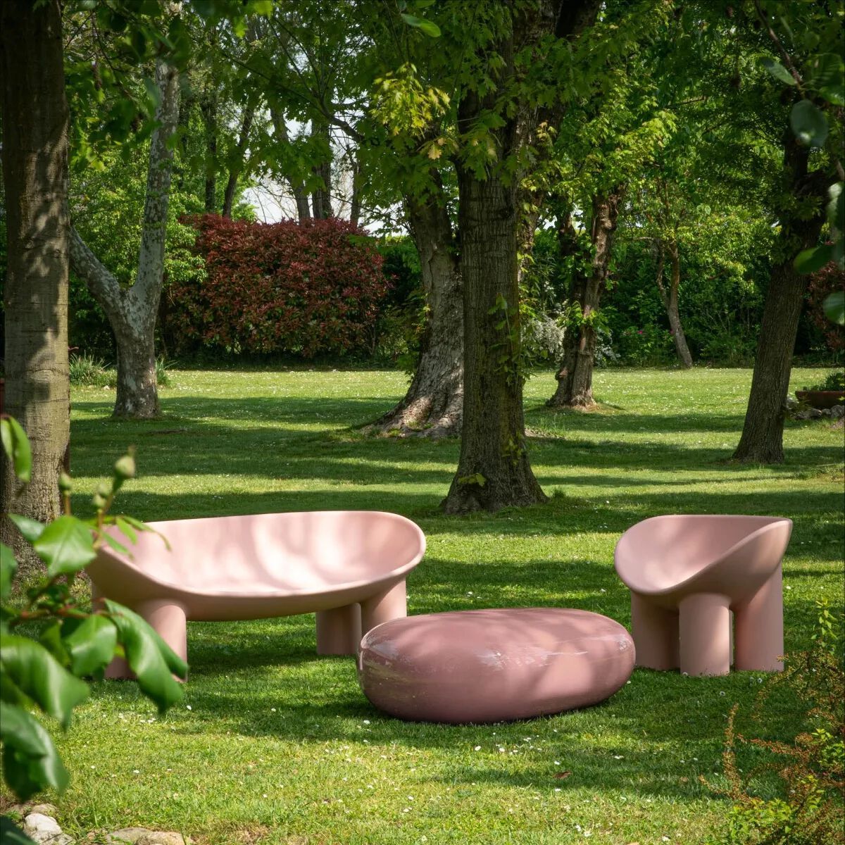 DRIADE - ROLY POLY PINK Easy chair By In Stock