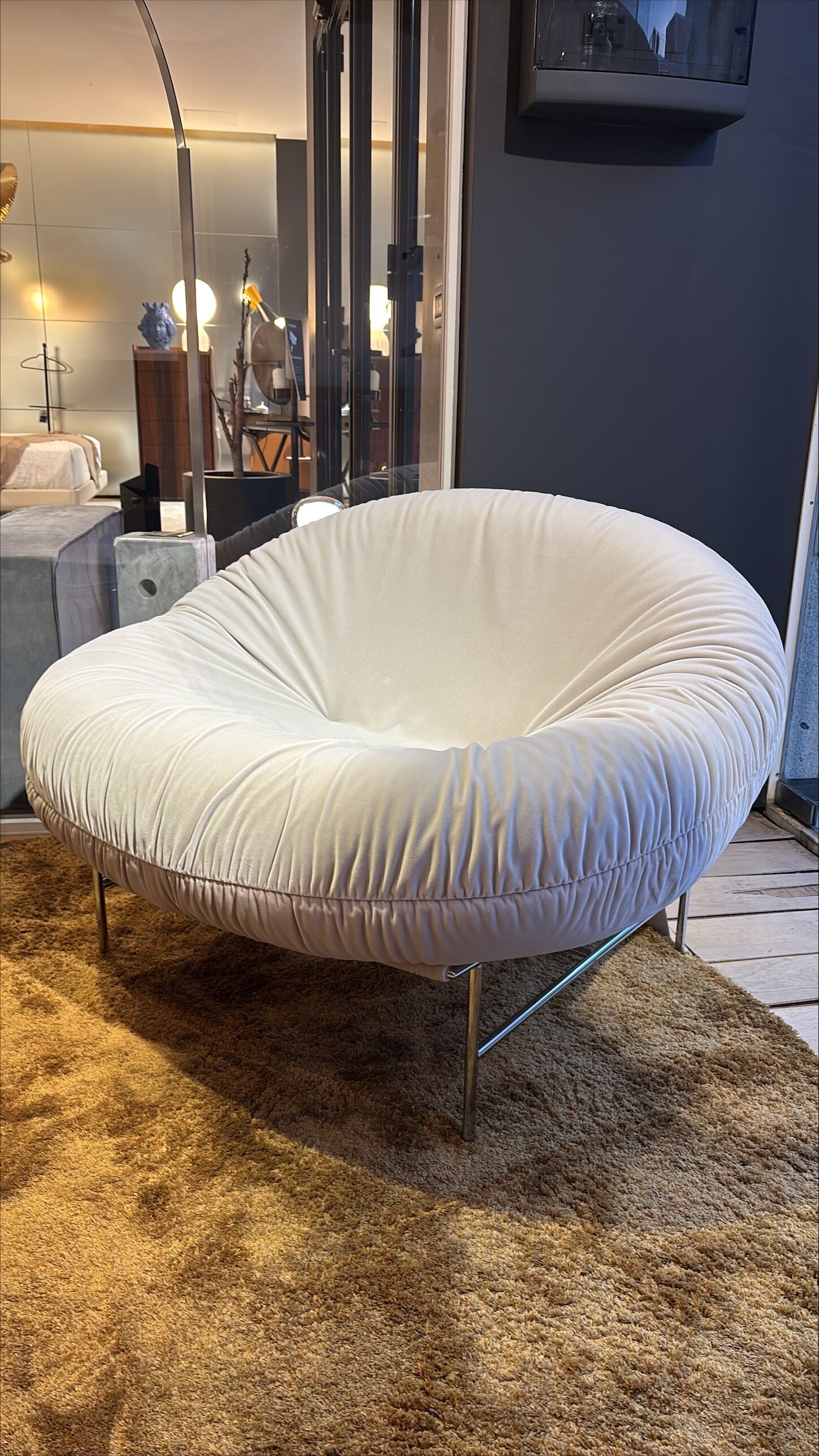 KNOLL - PERRON BUN Armchair By In Stock