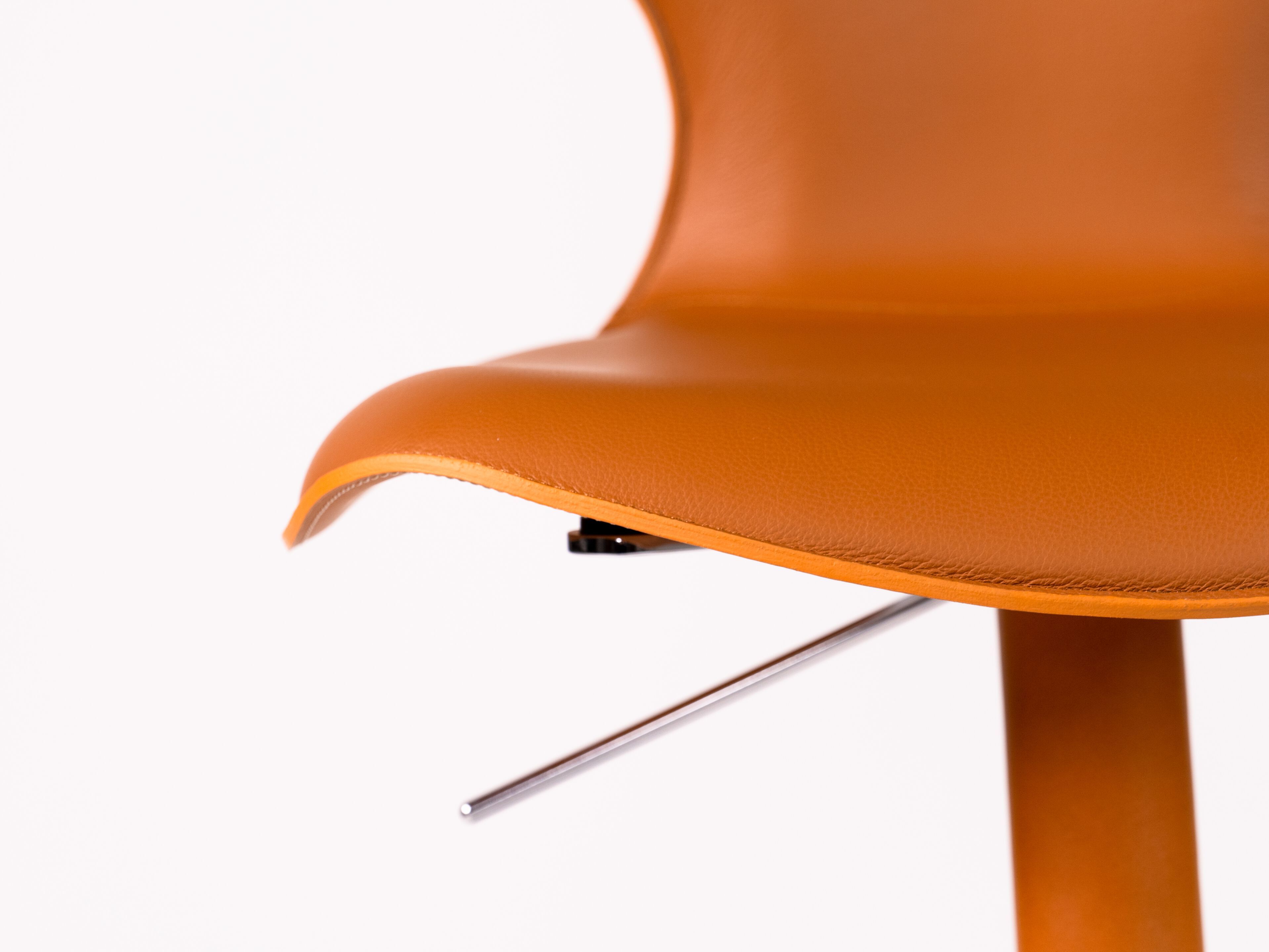 POLTRONA FRAU - MONTERA Stool By In Stock | design Roberto Lazzeroni
