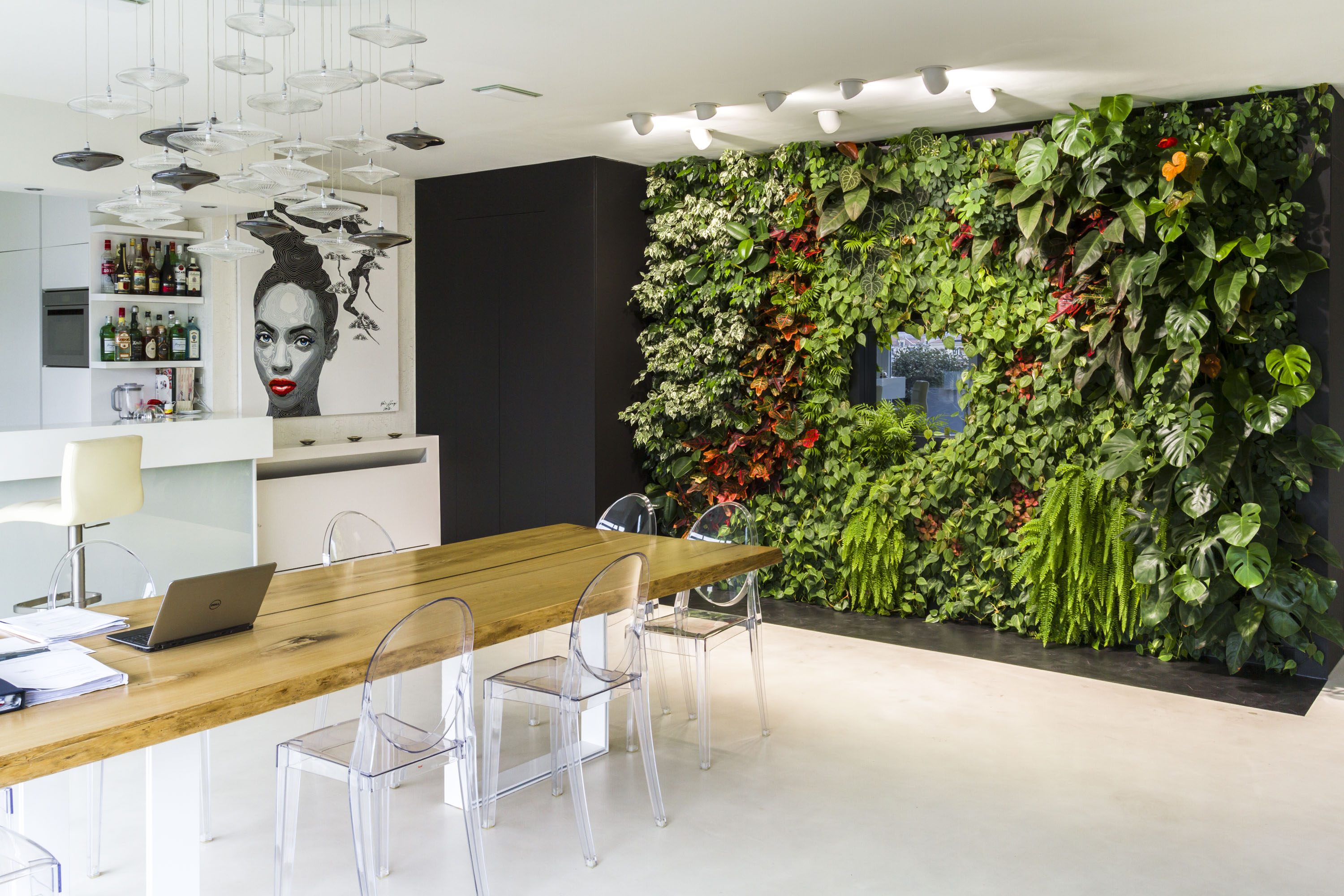 Indoor vertical garden By SUNDAR ITALIA