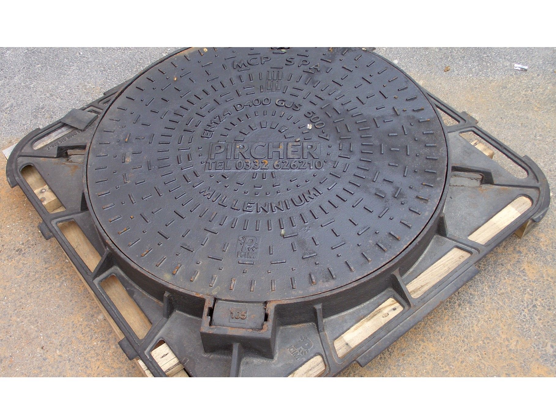Manhole cover and grille for plumbing and drainage system Inspection ...