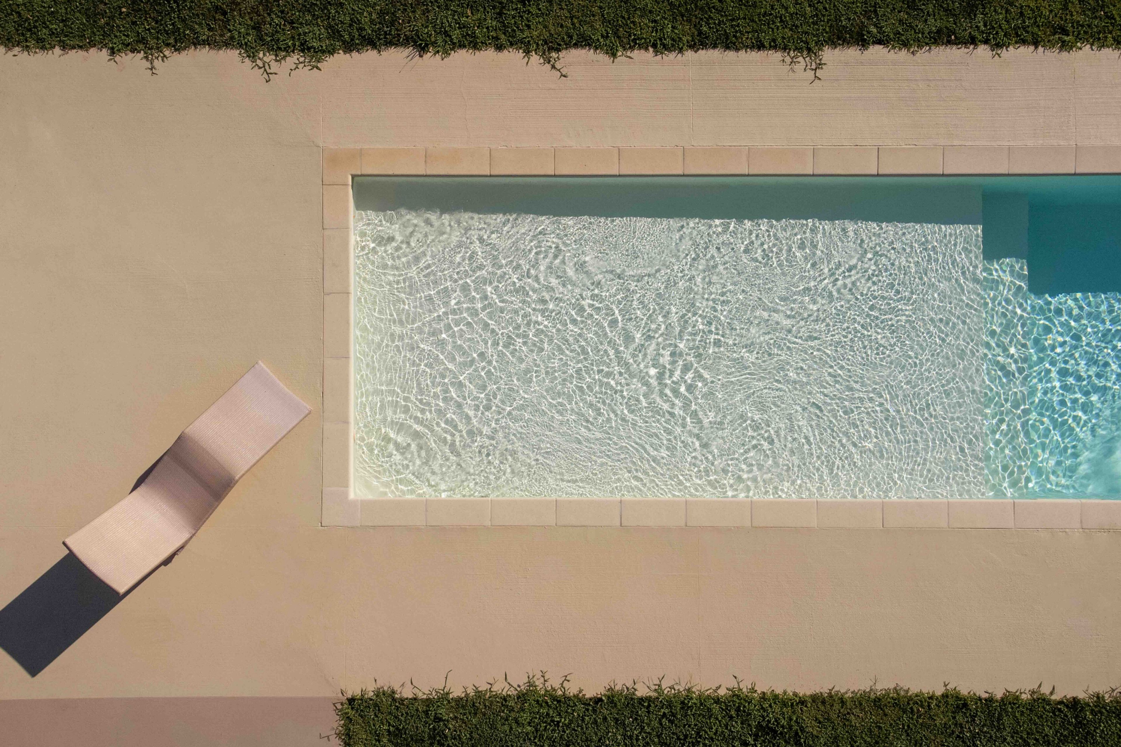 DECO NUVOLATO GRIP Outdoor continous flooring By Isoplam