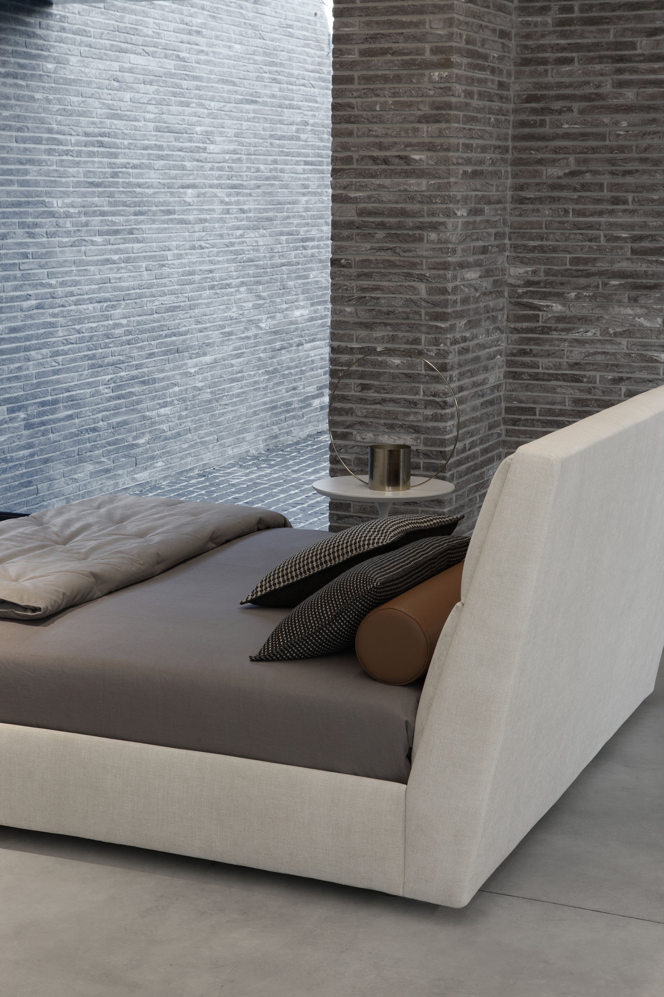 JAMES | Double bed By Twils design Ludovica + Roberto Palomba