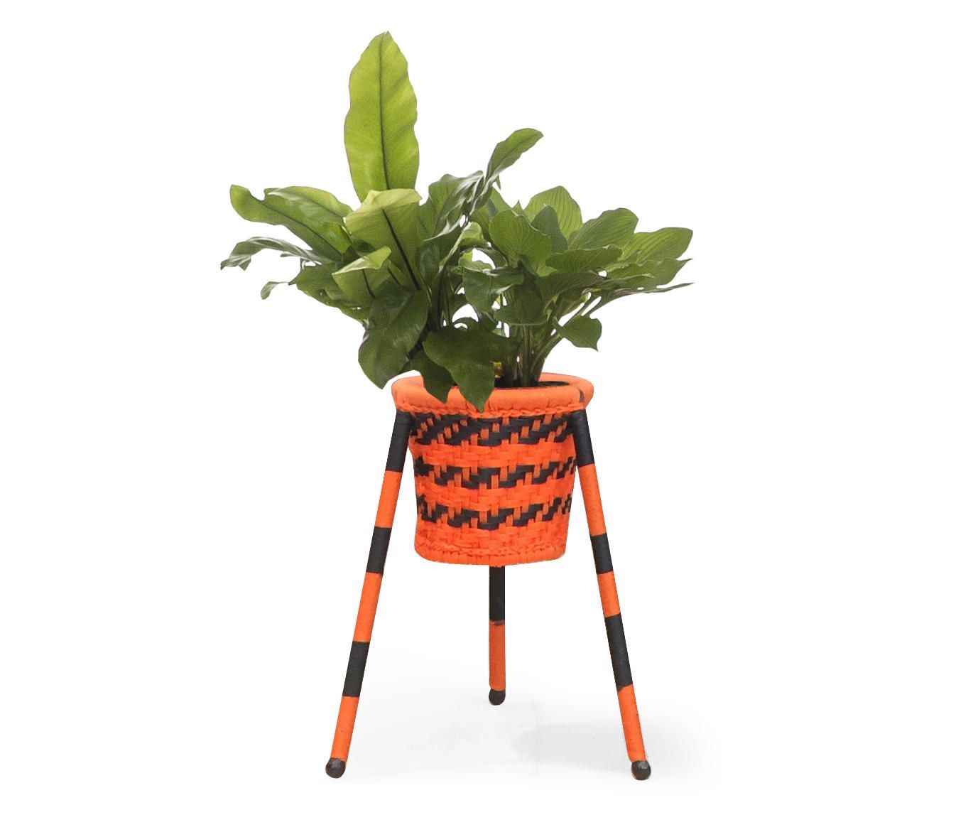 Painted steel and polyethylene handwoven thread baskets JARDIN SUSPENDU ...