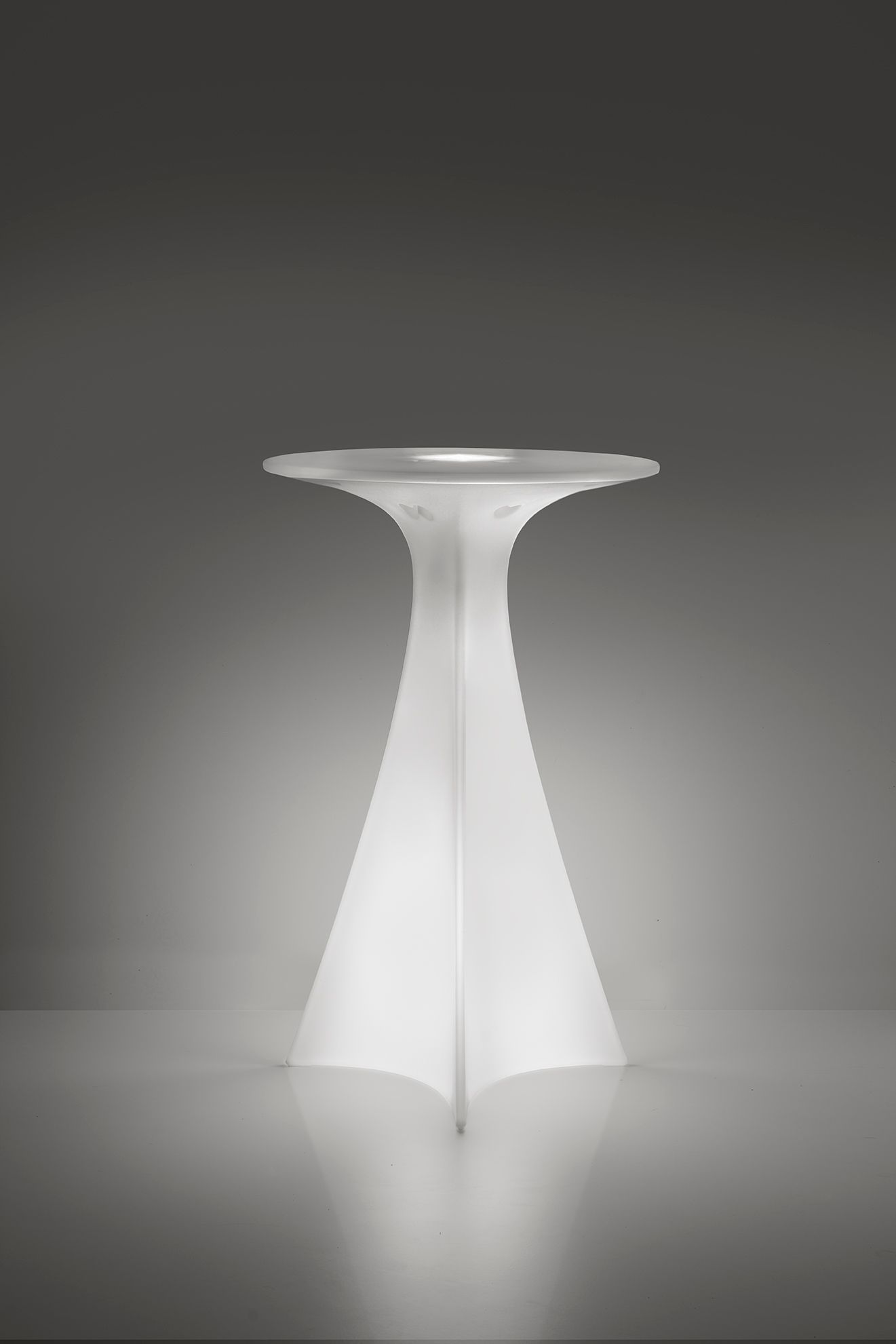 Polyethylene high table JET By SLIDE design Karim Rashid