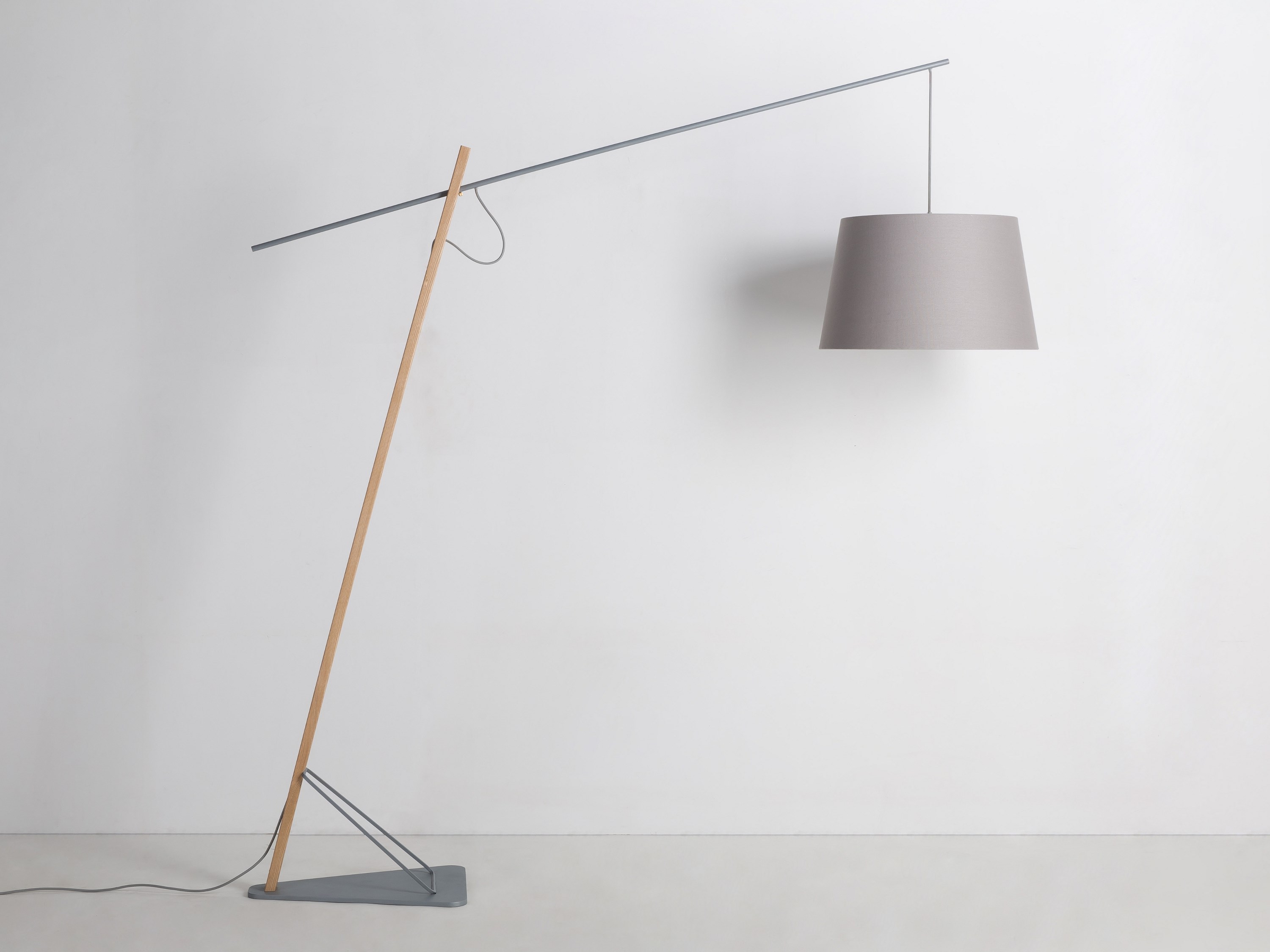 JIL | Floor lamp By MUMOON design Robin Delaere
