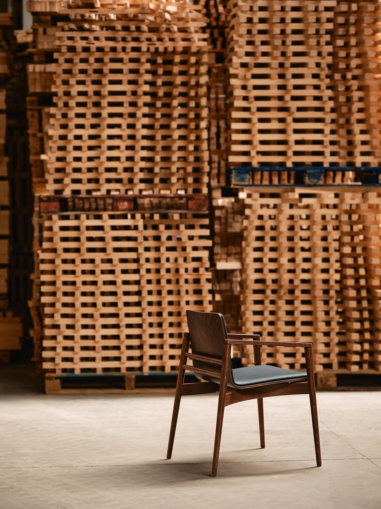 AVA M1168WU Chair By JMS