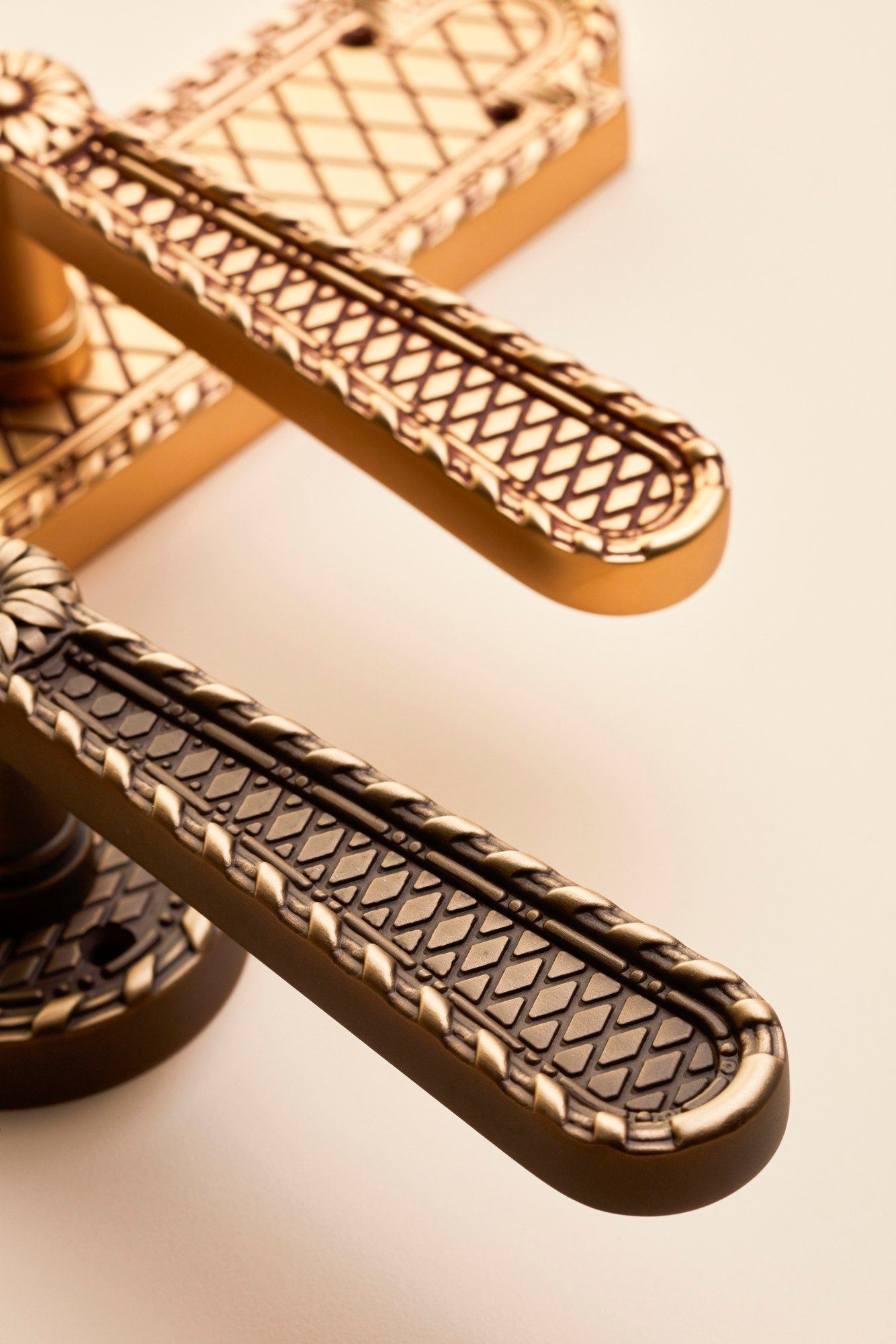 JORDAN | Door handle on back plate Brass door handle on back plate By Dnd