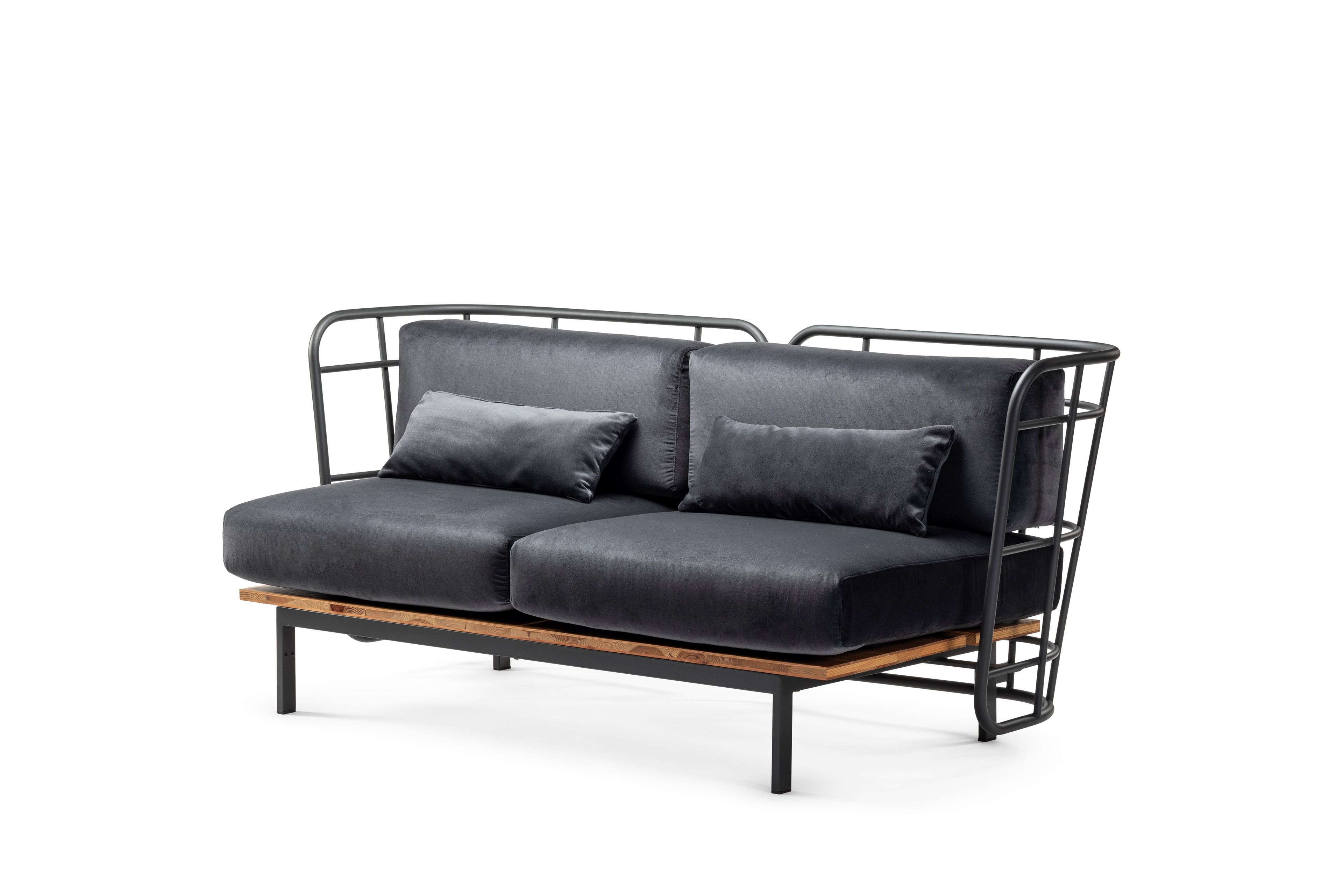 JUJUBE D Metal sofa By CHAIRS & MORE | design 4P1B Design Studio