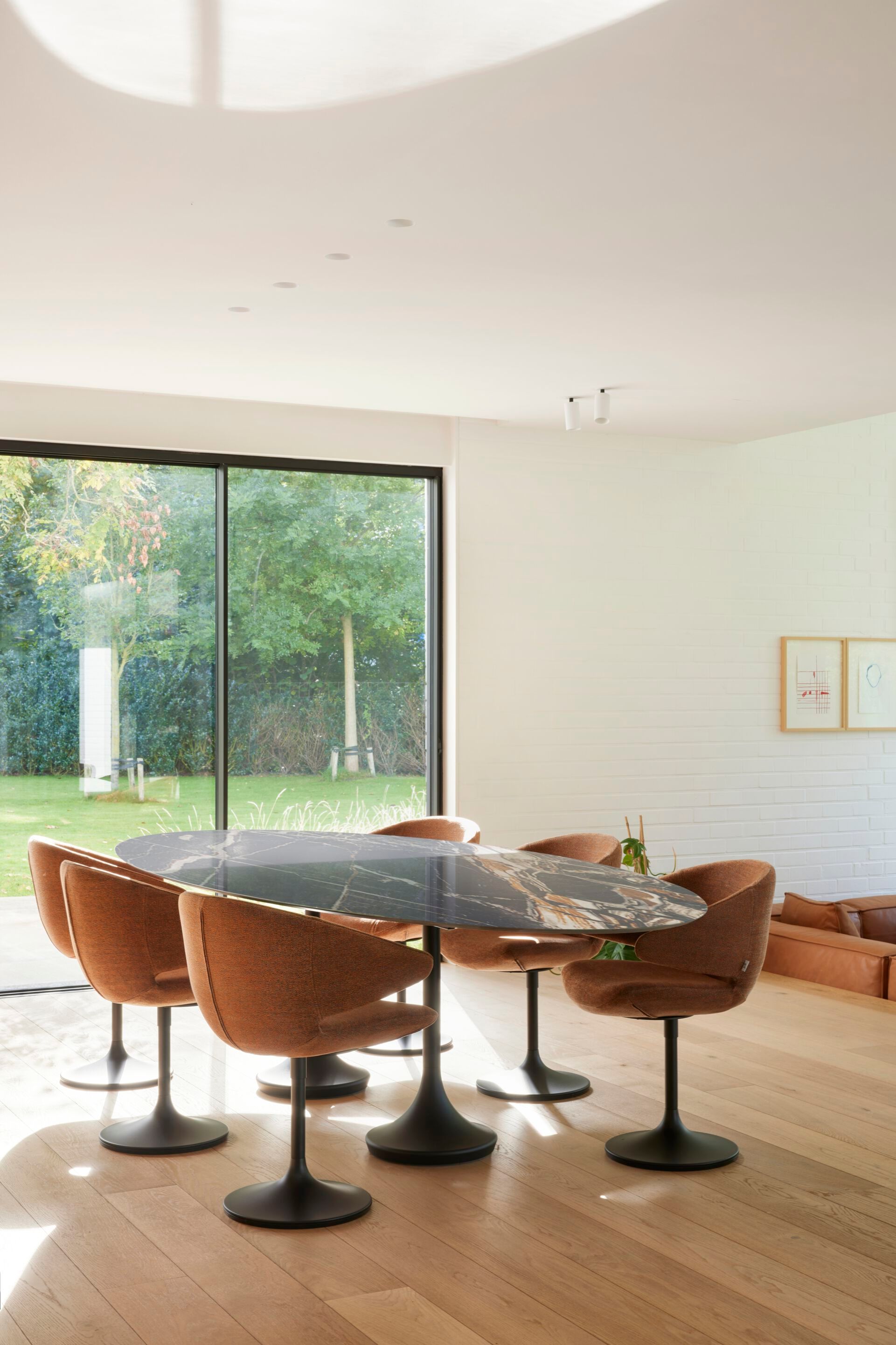 Tavolo ovale in Xeramica CENTRAL - Joli - Edilportale