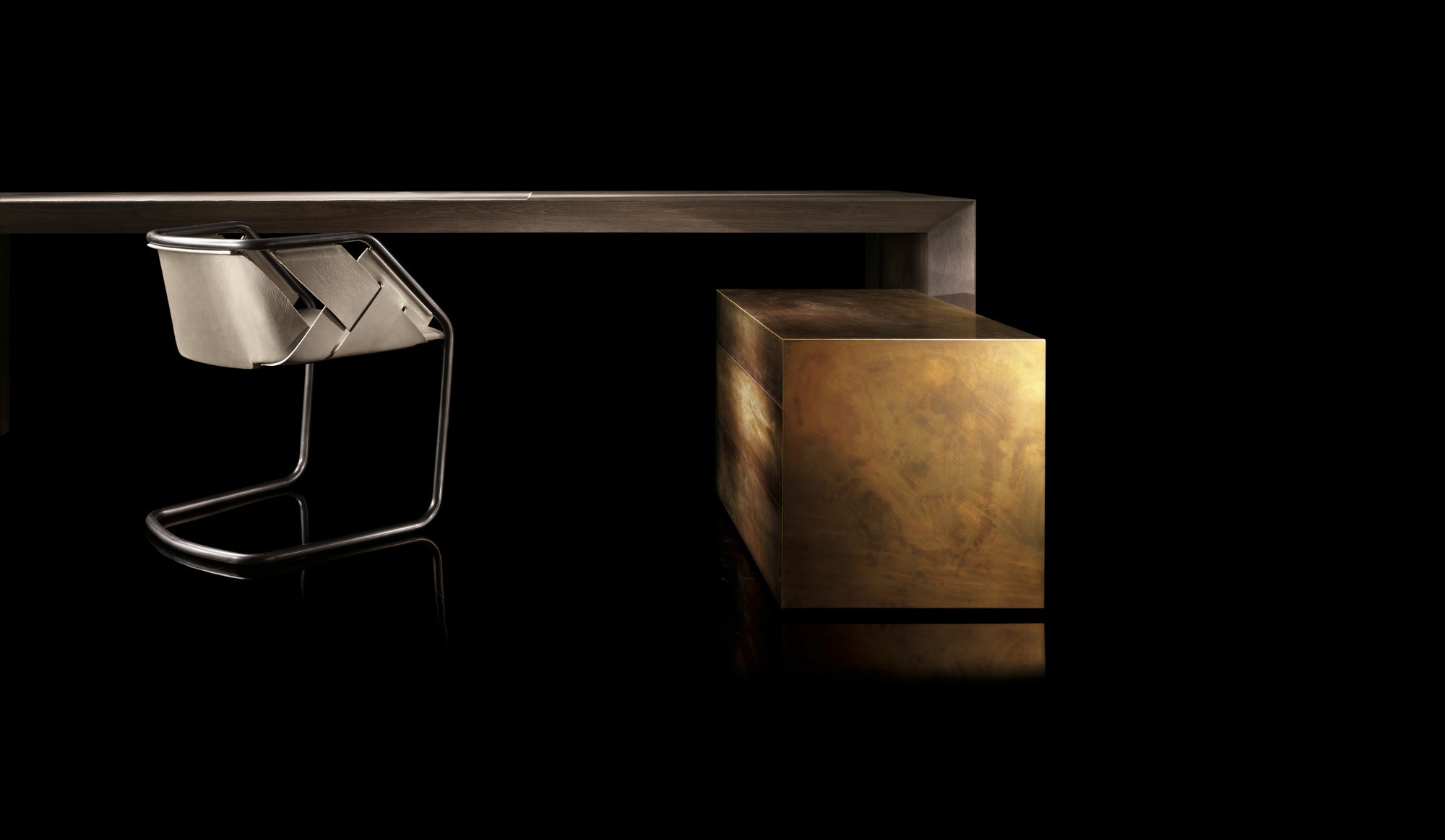K | Table By Henge design Massimo Castagna