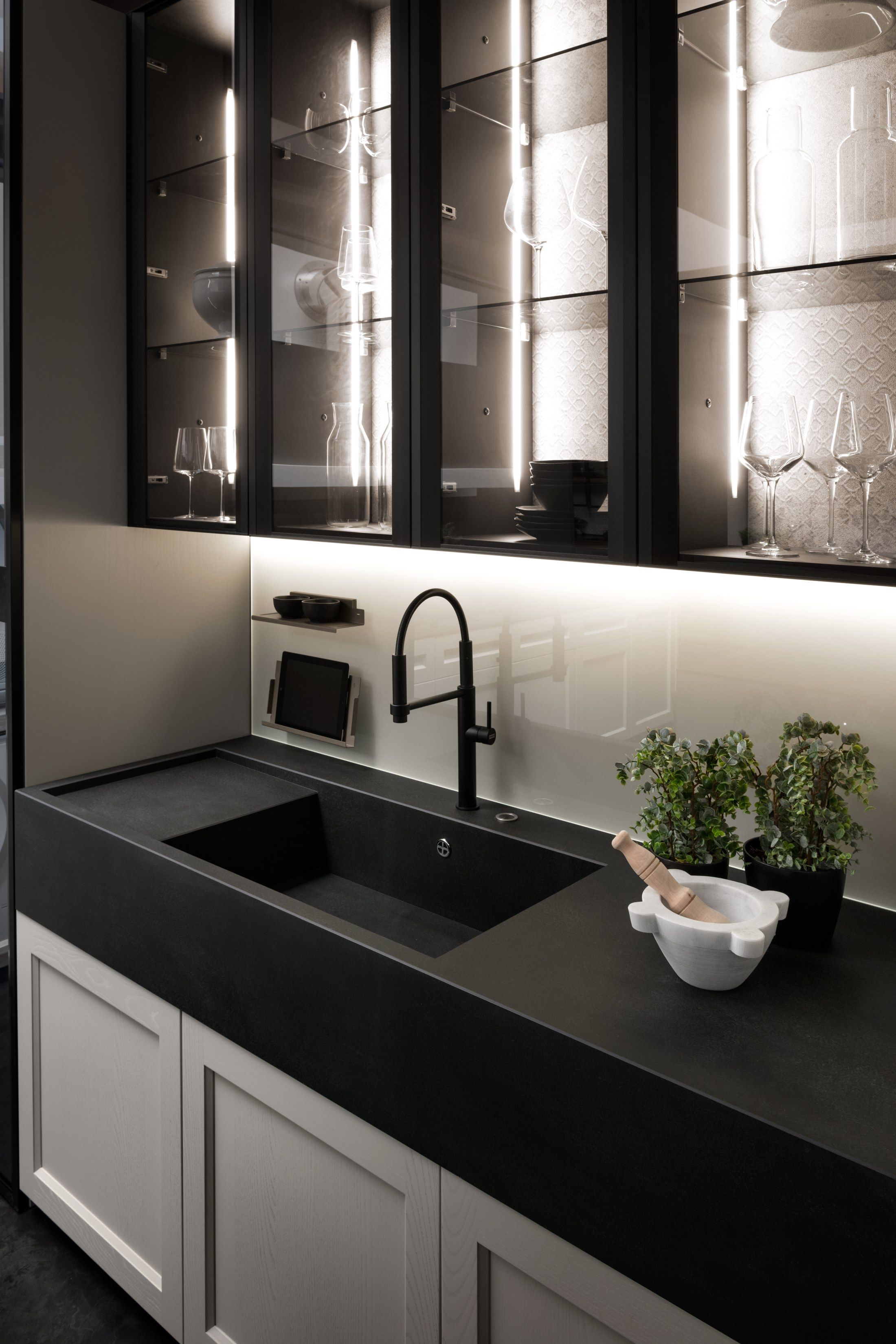 KEA Solid wood kitchen with island By Floritelli Cucine