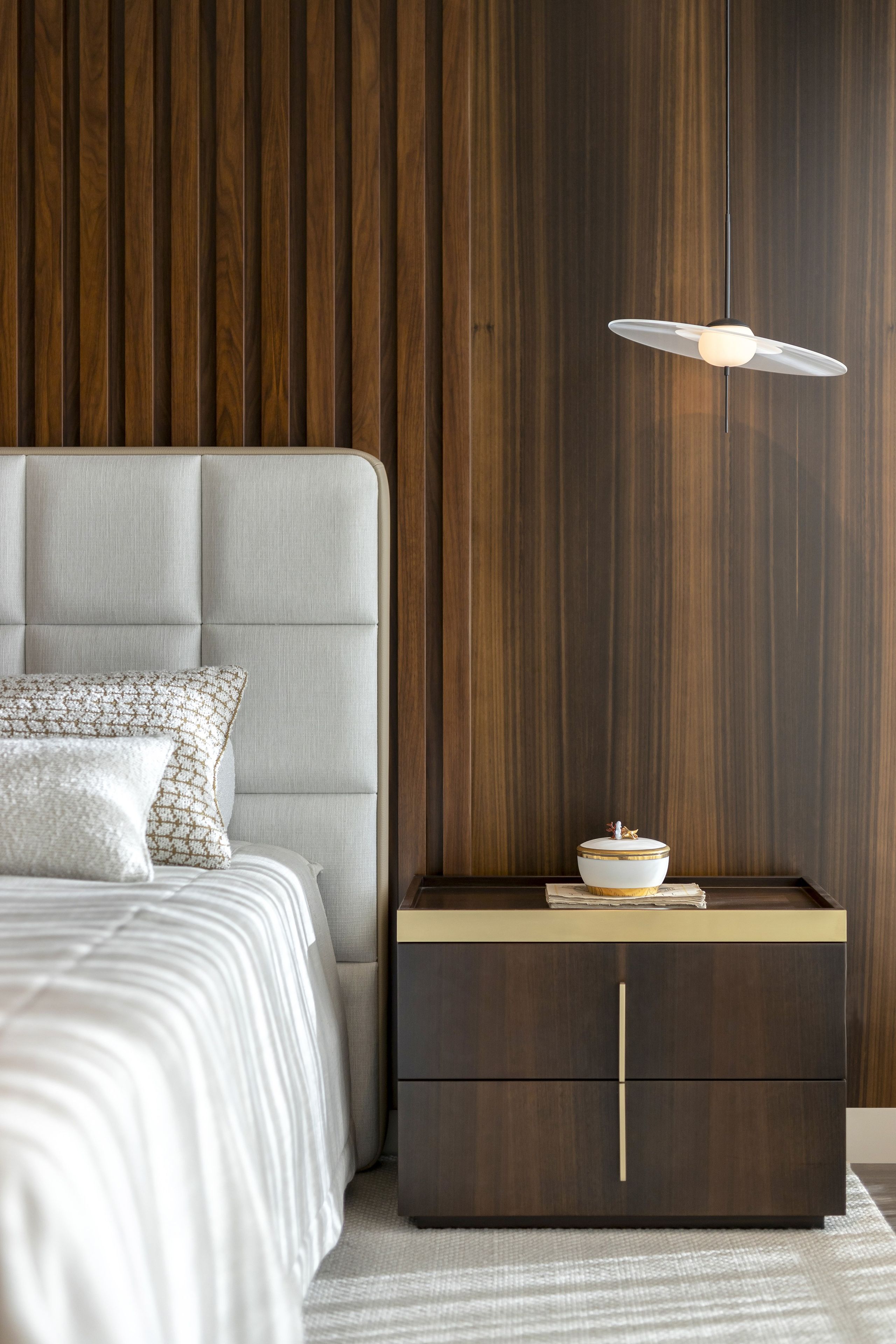 KENSINGTON Rectangular wood veneer bedside table with drawers By ...