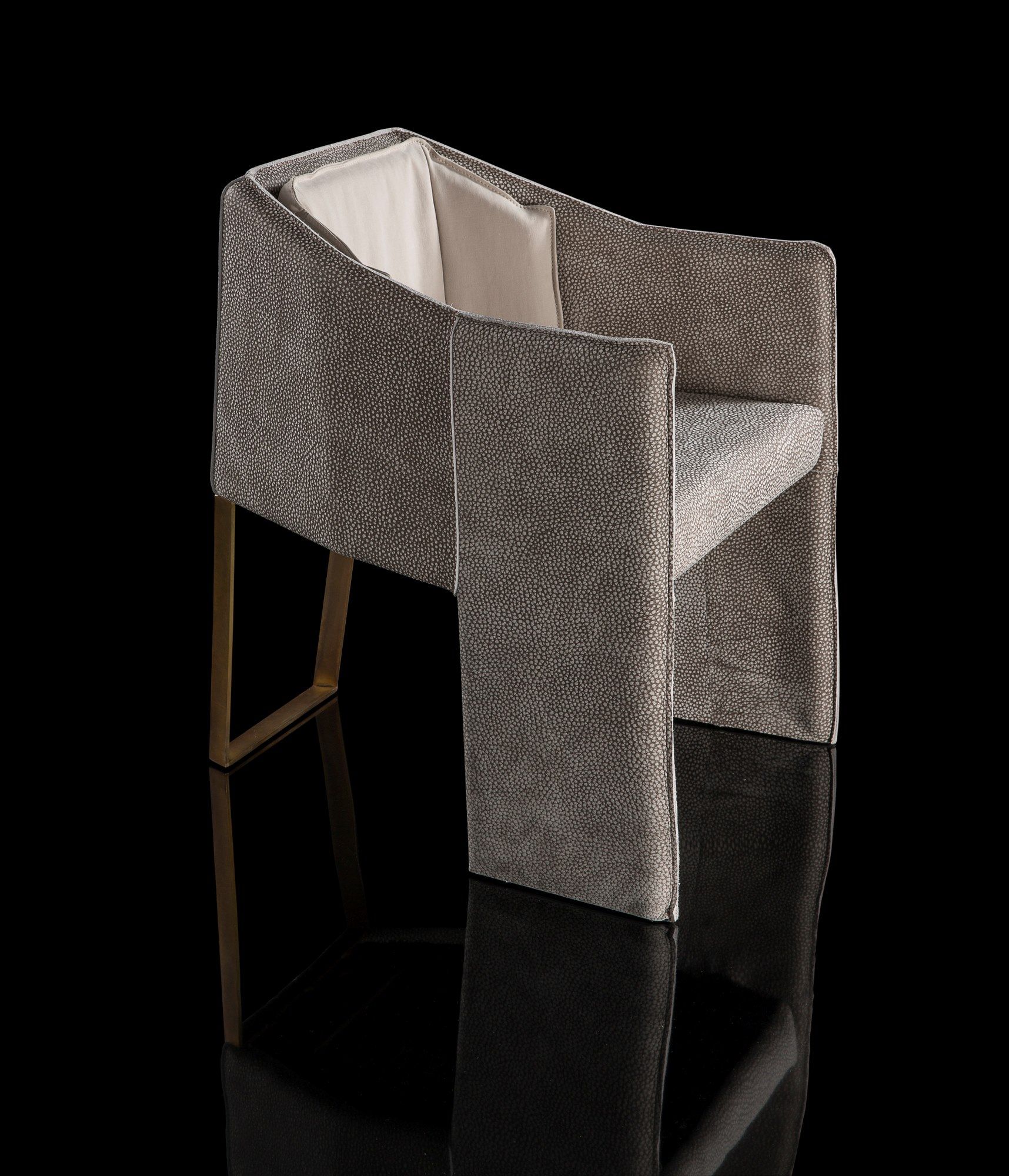 KETCH Upholstered leather chair with armrests By Henge | design Massimo ...