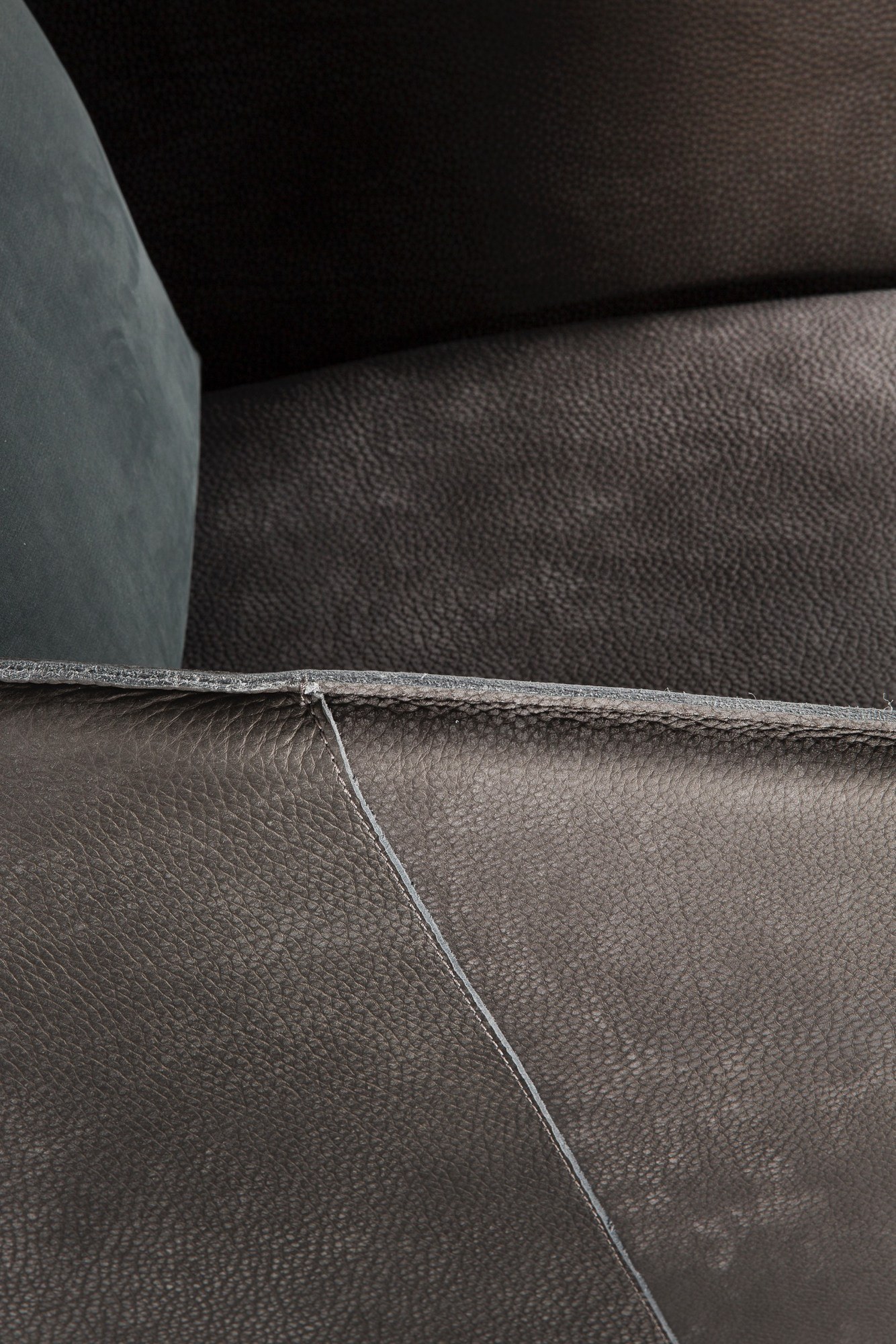 KETCH | Armchair By Henge design Massimo Castagna