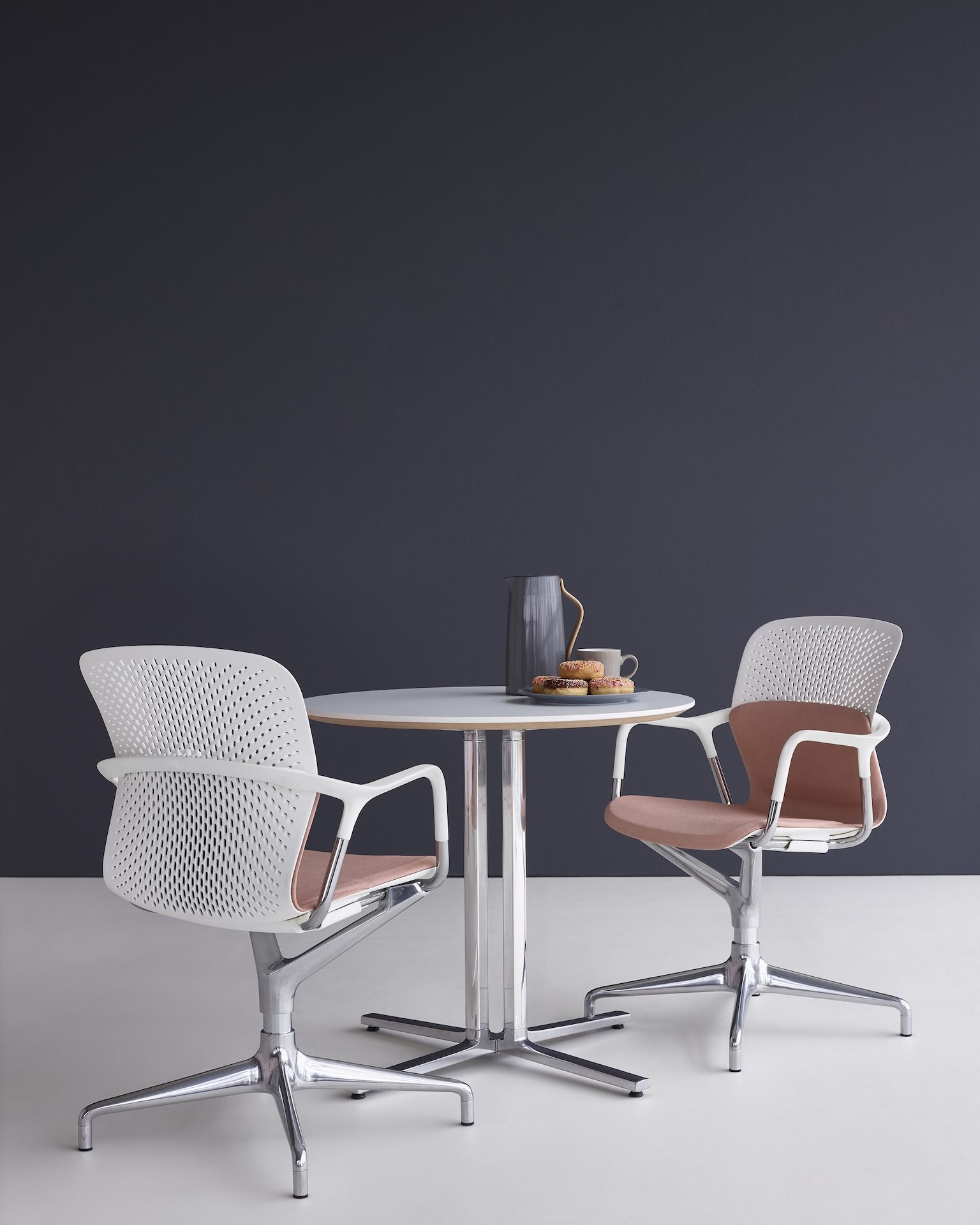 KEYN Swivel with 4-spoke base chair By Herman Miller | design forpeople