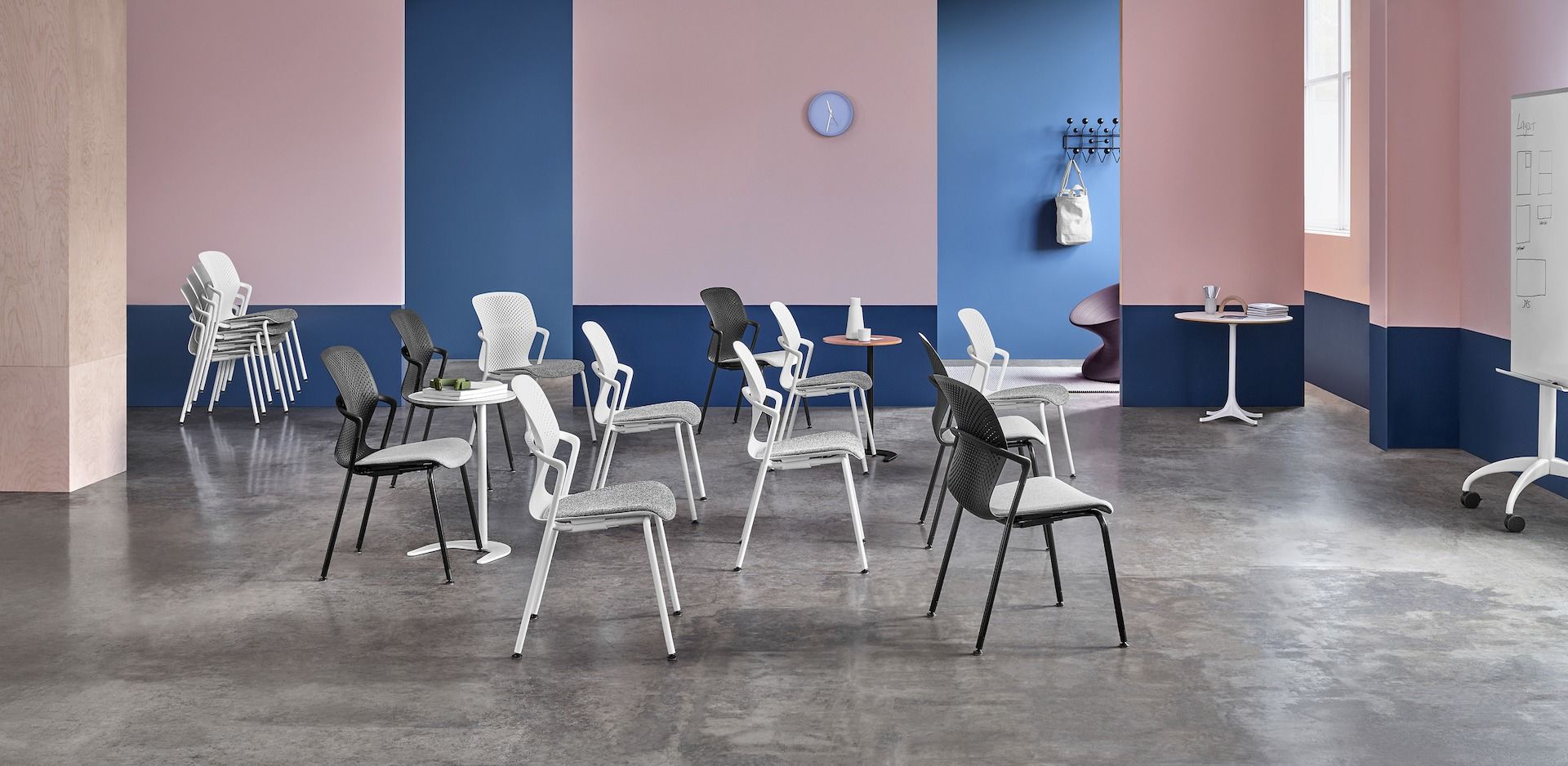 KEYN Stackable chair with armrests By Herman Miller | design forpeople
