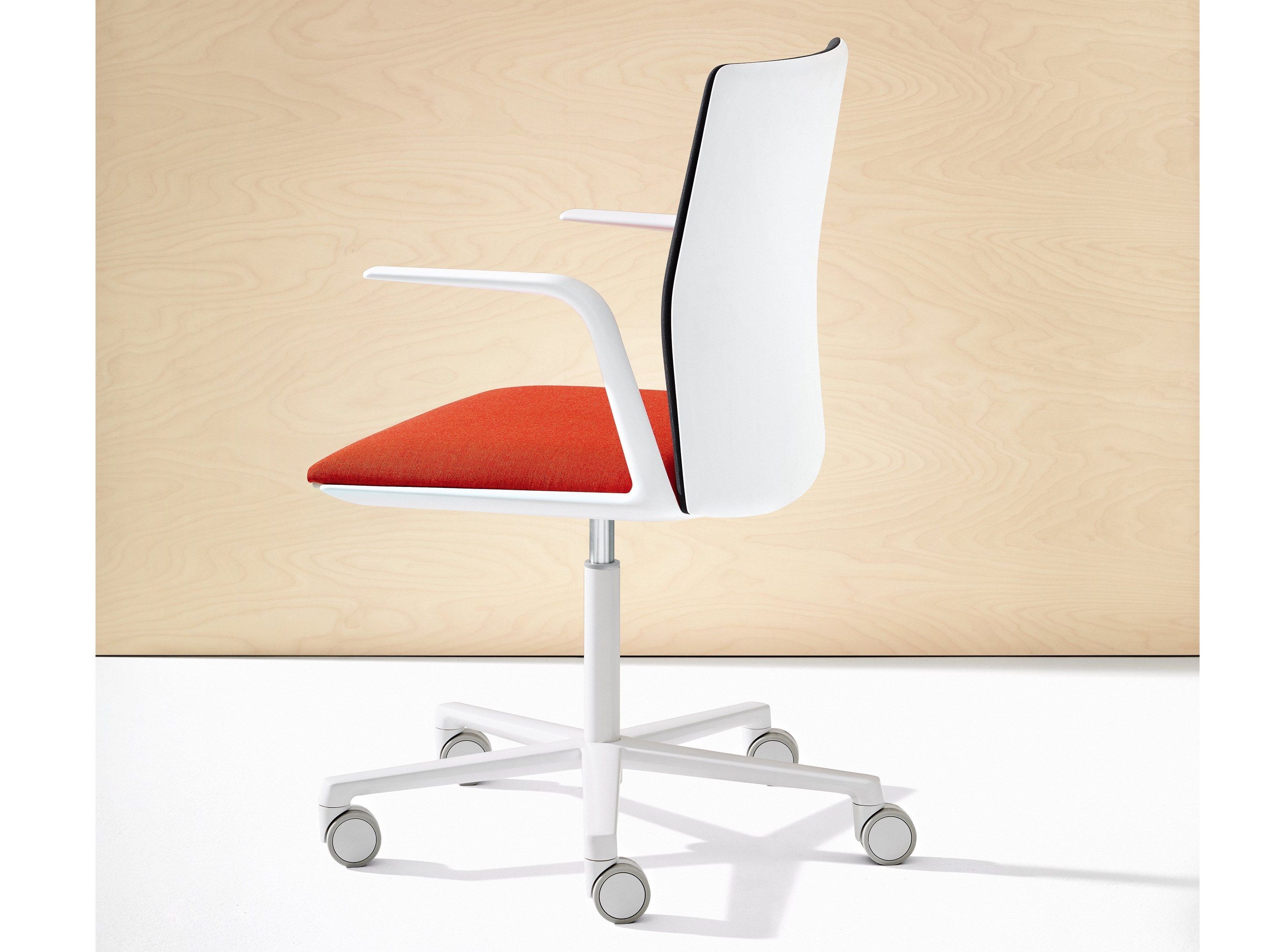 KINESIT Swivel office chair with armrests By Arper | design Lievore Altherr Molina