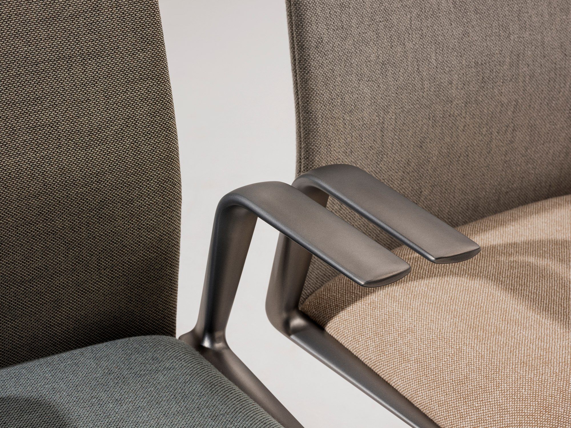 KINESIT MET Fabric office chair with castors with armrests By Arper ...