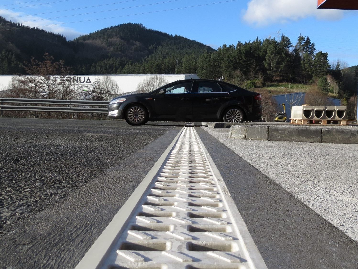 Polymere concrete Drainage channel and part KOMPAQDRAIN ® By ULMA ...