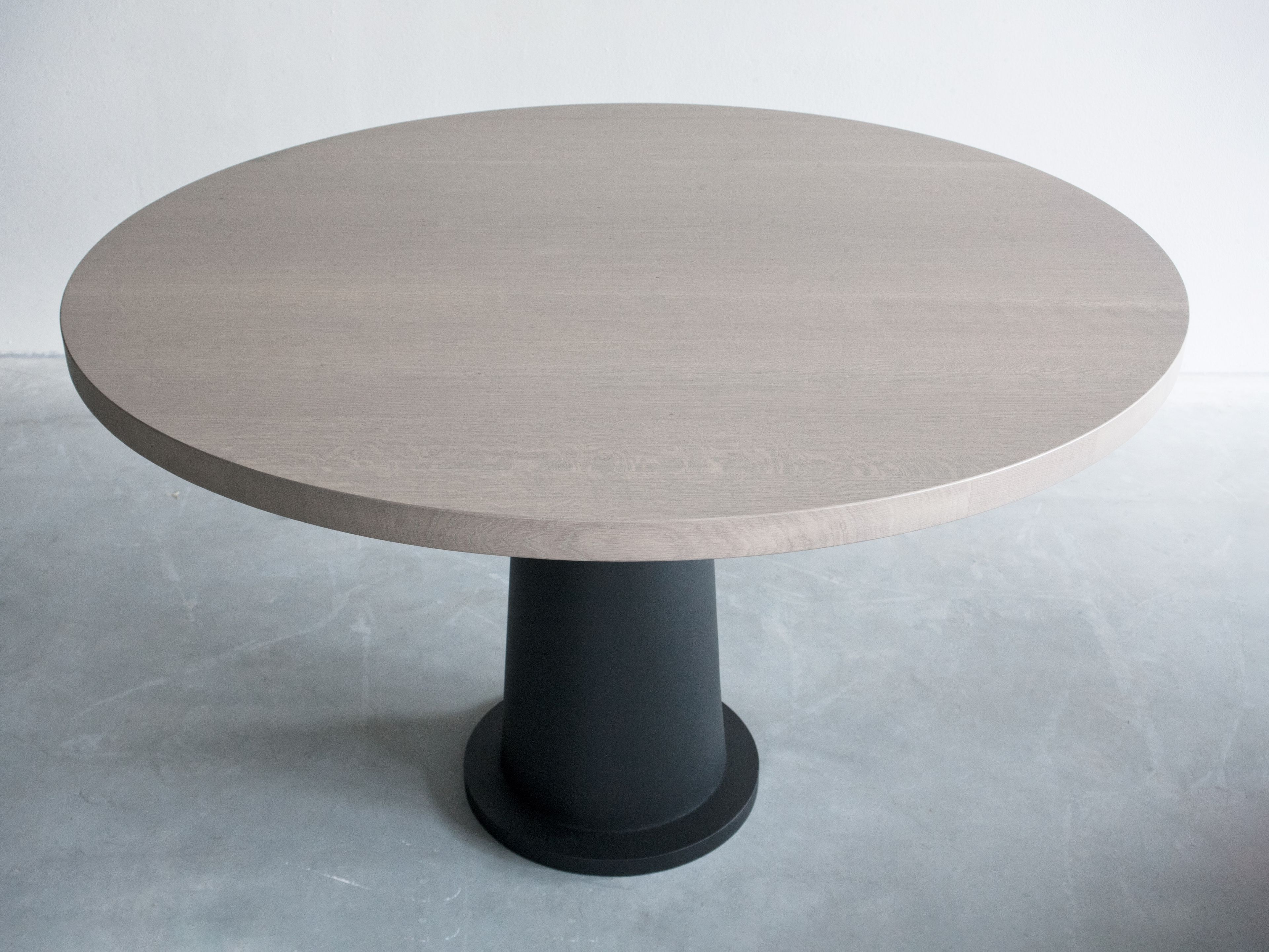 KOPS TWO | Dining table By Van Rossum design Marlieke van Rossum
