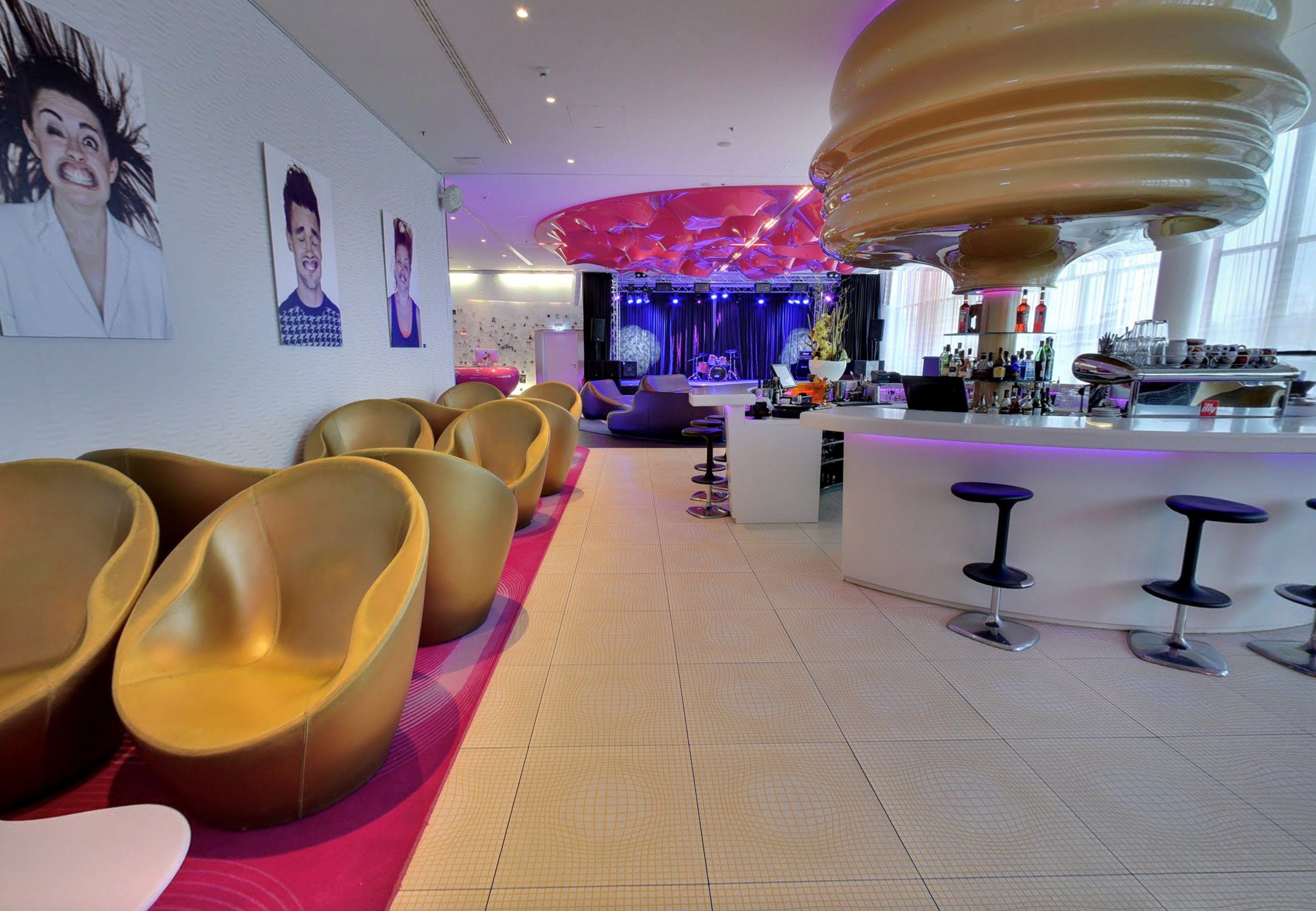 KOUCH Sofa By Casamania & Horm | design Karim Rashid