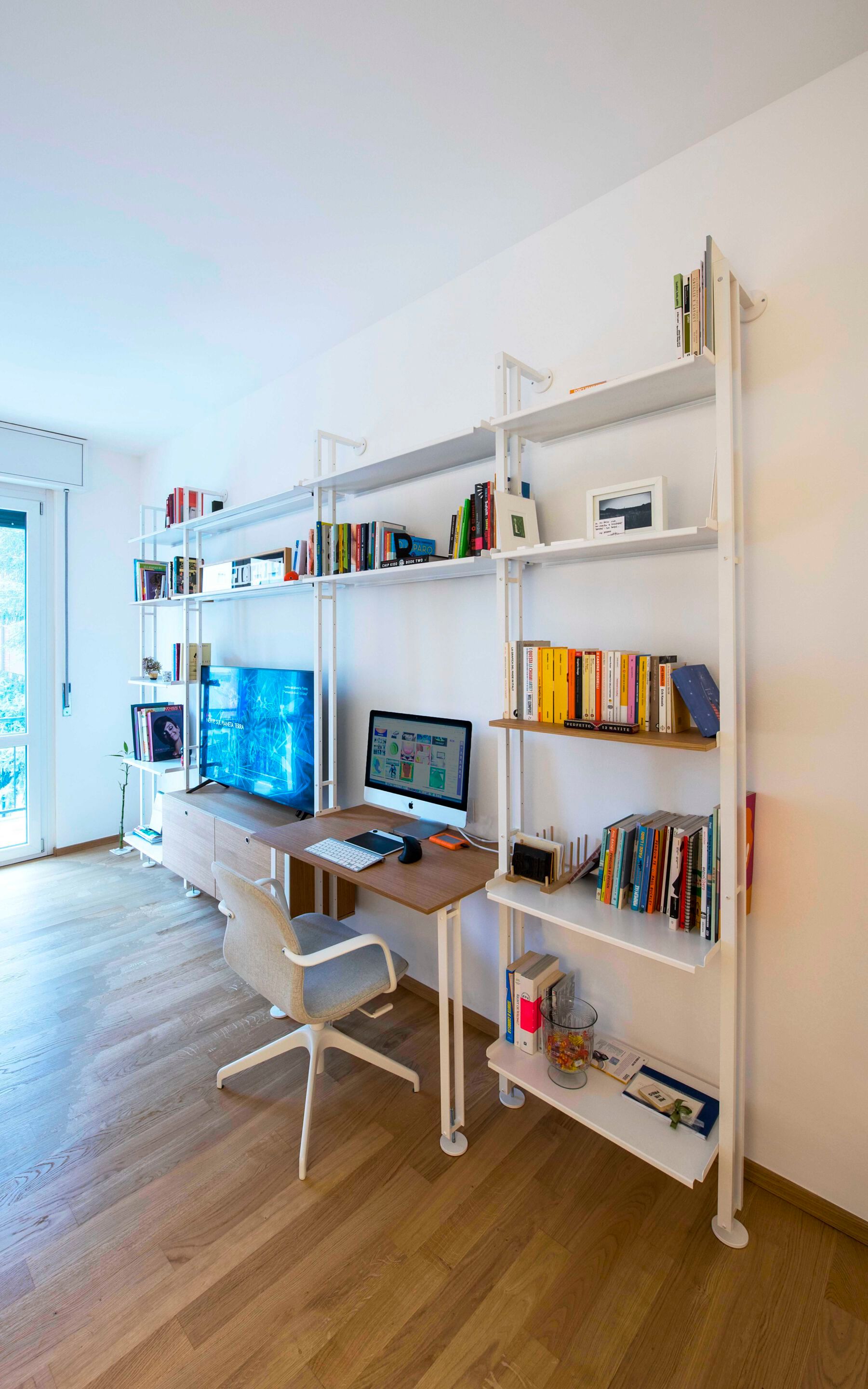 K2 STUDIO Office shelving By KRIPTONITE