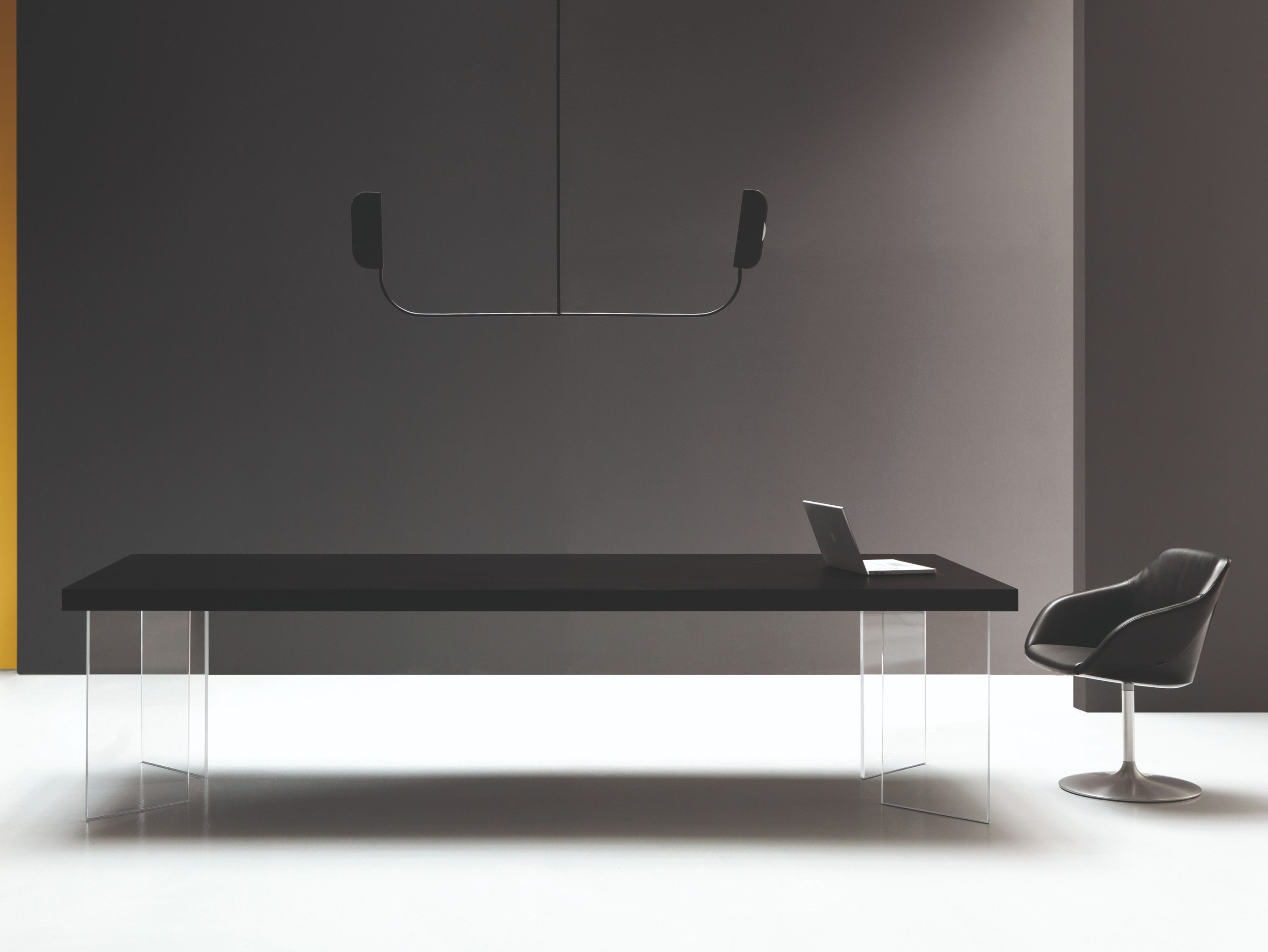KYO Rectangular meeting table By Martex