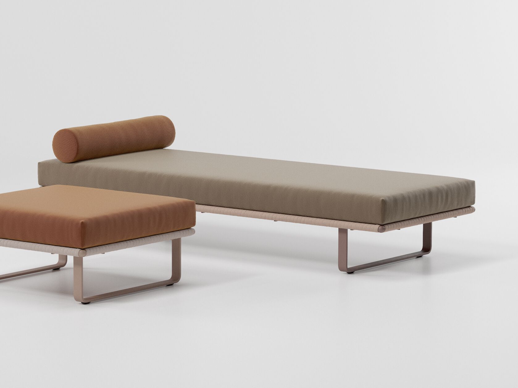 BITTA Fabric sun lounger By Kettal | design Rodolfo Dordoni