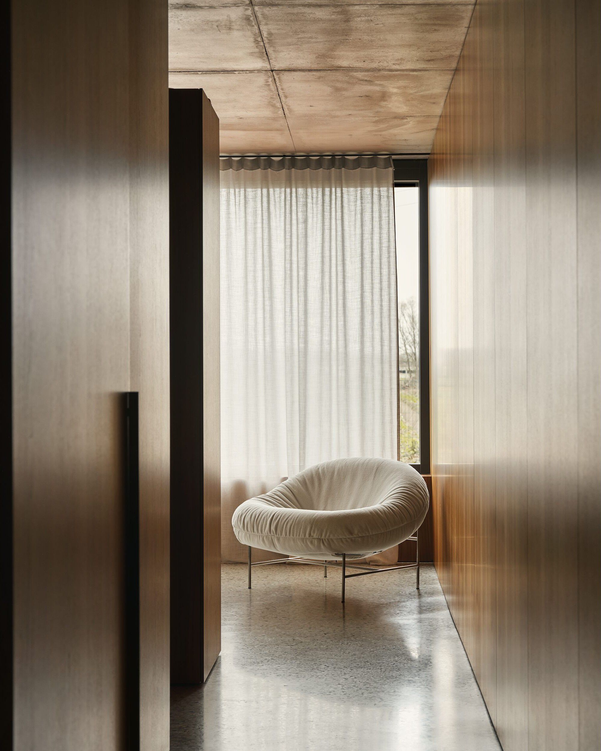 PERRON BUN Living fabric armchair By Knoll